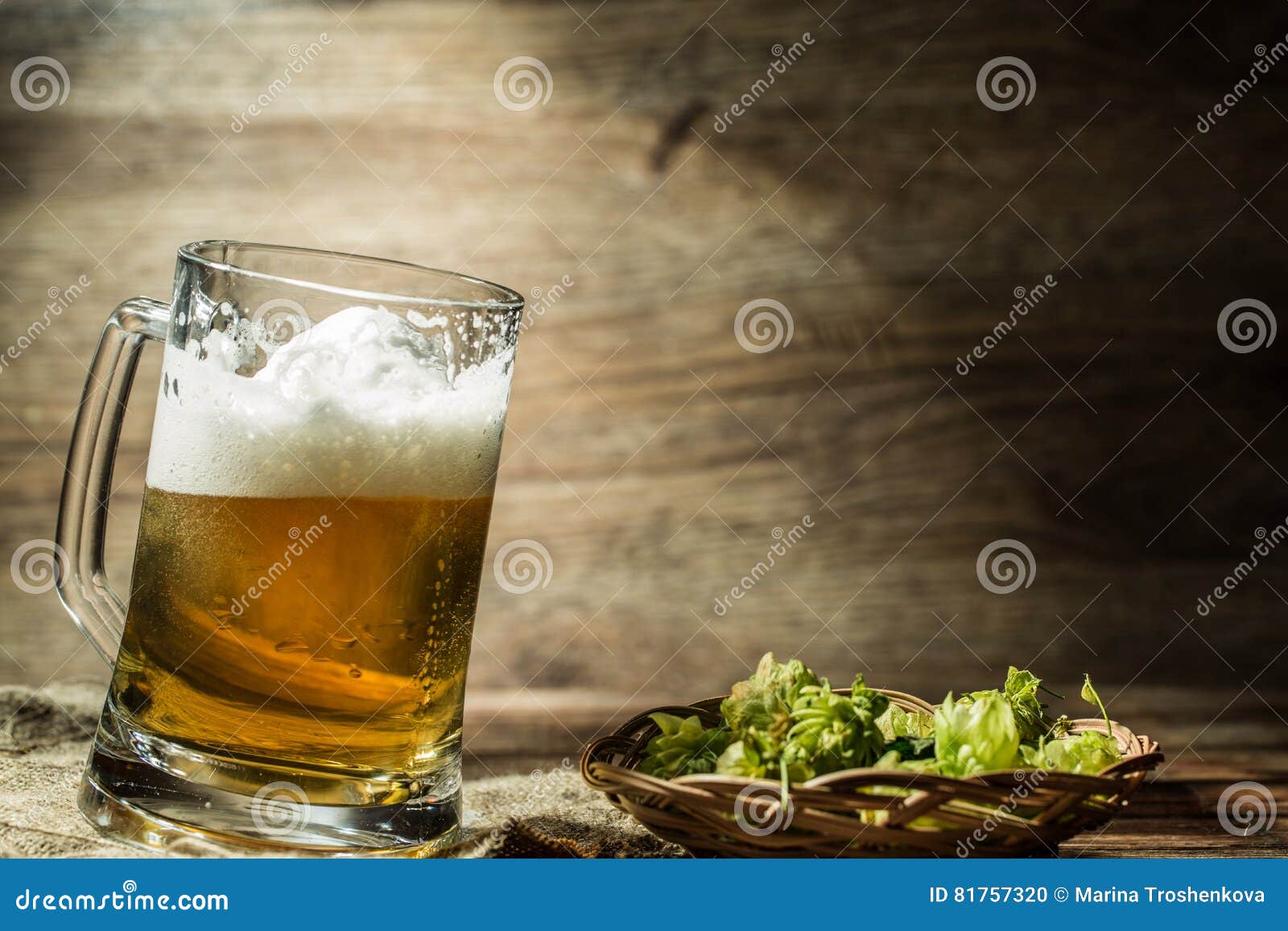 Frothy Beer Mug Stock Photos - Download 1,542 Royalty Free Photos