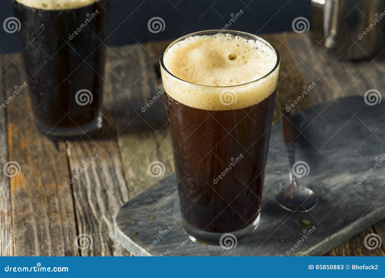 Frothy Nitro Cold Brew Coffee Stock Image - Image of fresh, latte: 85850883