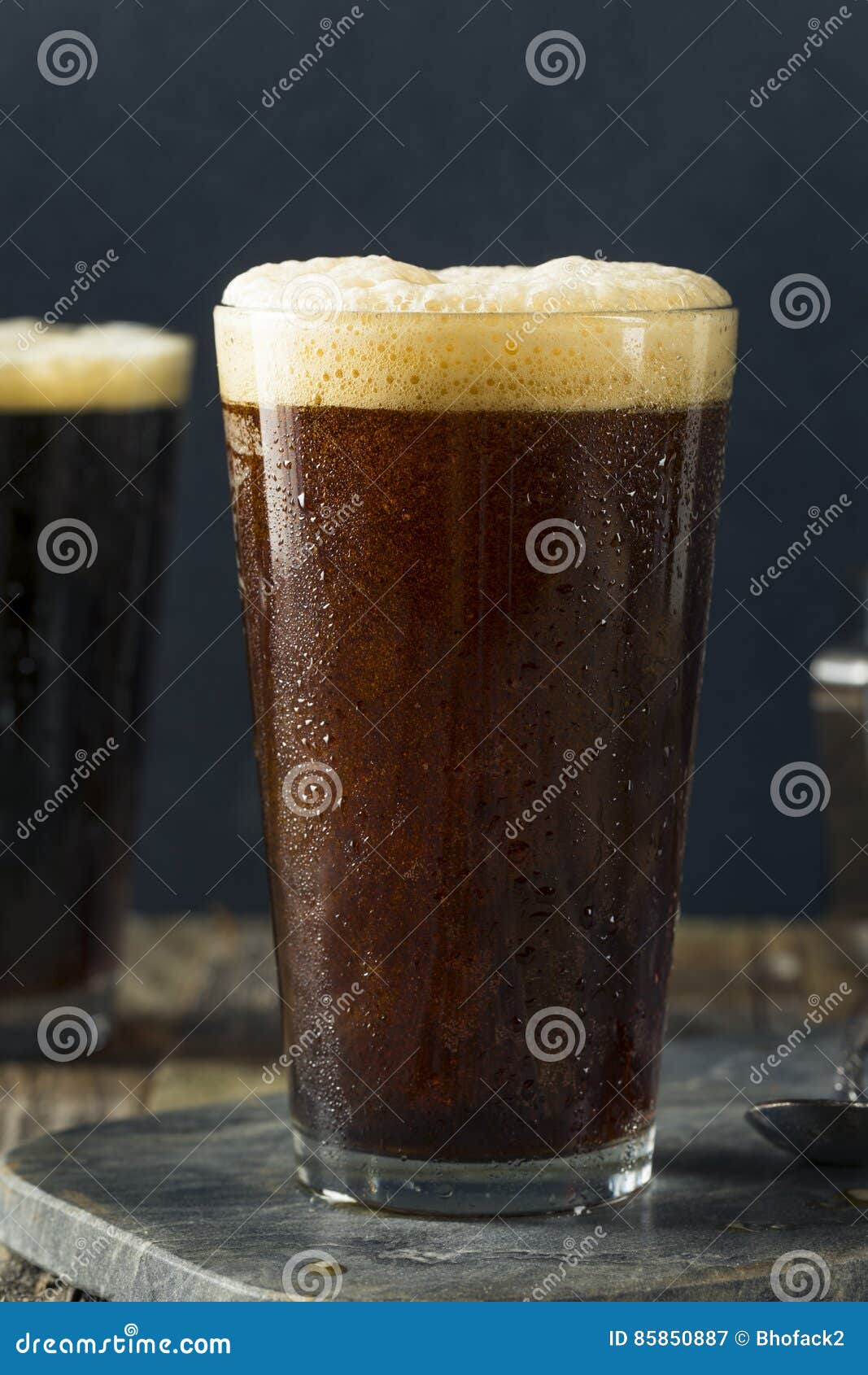 Frothy Nitro Cold Brew Coffee Stock Image - Image of iced, black: 85850887