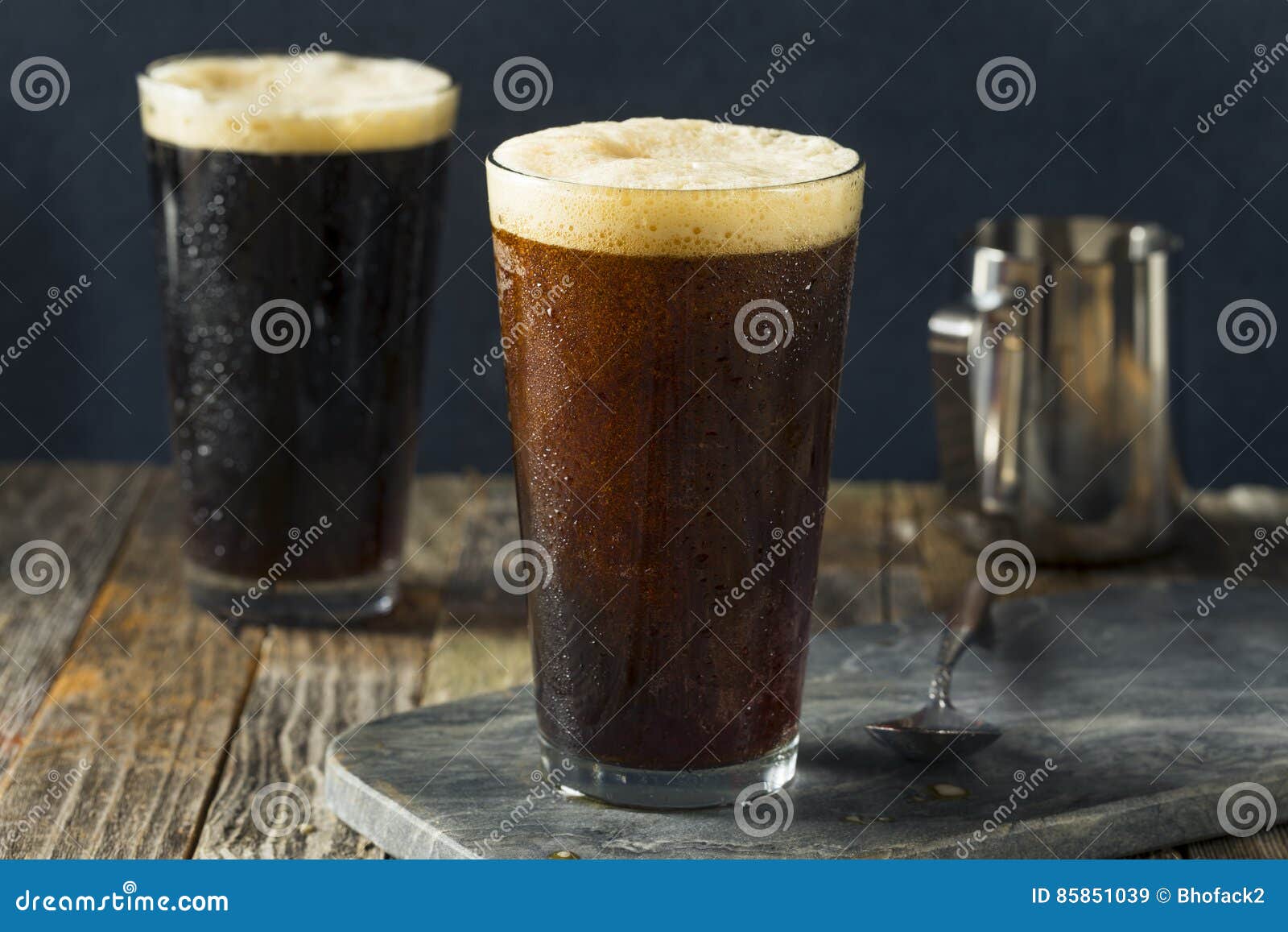Frothy Nitro Cold Brew Coffee Stock Image - Image of artisan, delicious ...