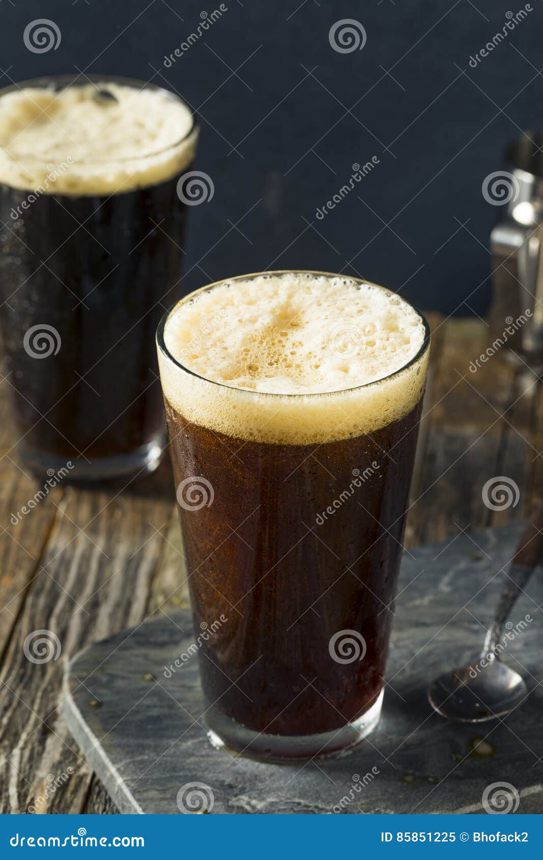 Frothy Nitro Cold Brew Coffee Stock Image - Image of black, fresh: 85851225