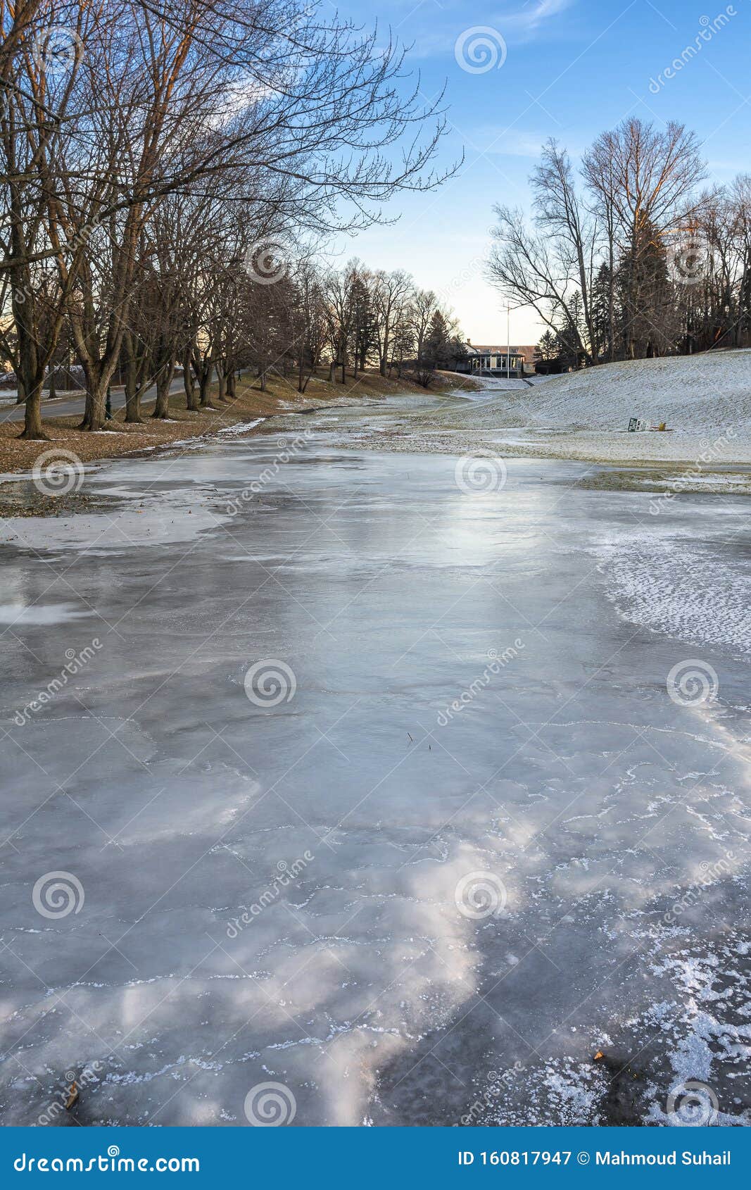 Frozen Golf Field stock image. Image of snow, field - 160817947