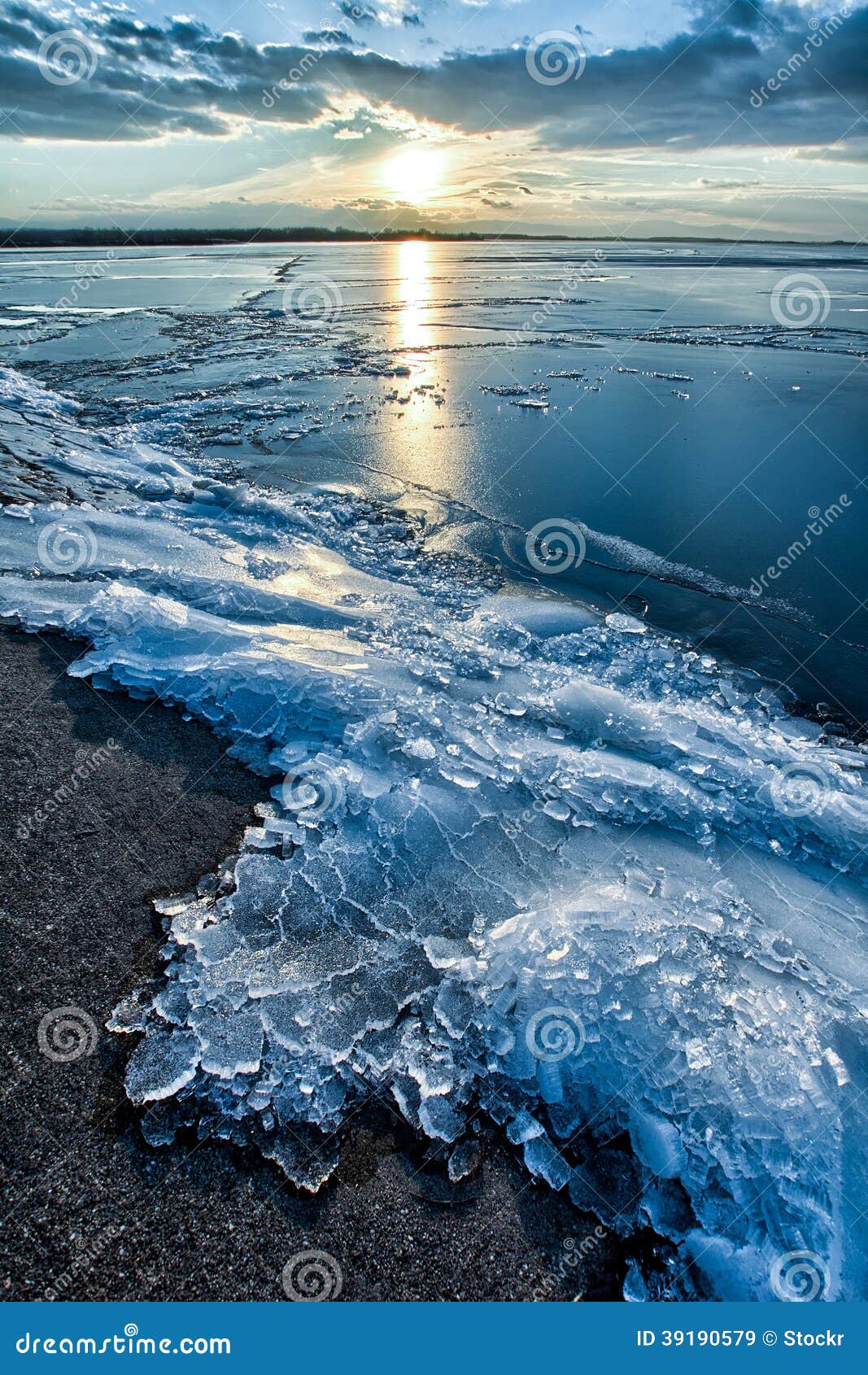 Frozen lake stock image. Image of snow, scenic, scenery - 39190579