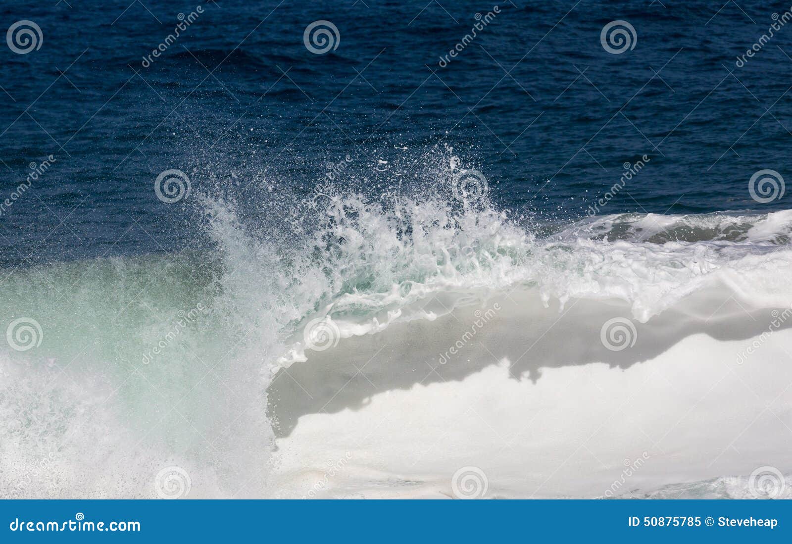 Frozen Motion of Large Wave on Beach Stock Image - Image of liquid ...