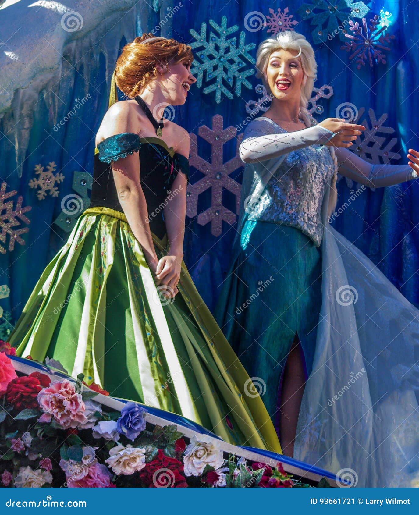 Frozen Princesses Elsa And Anna In The Walt Disney World Parade