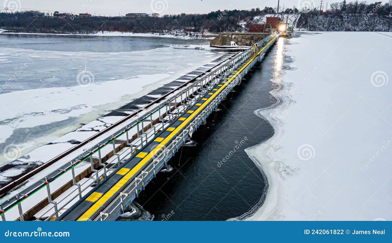 At Dusk the Old Snow Covered Dam Editorial Photography - Image of ...