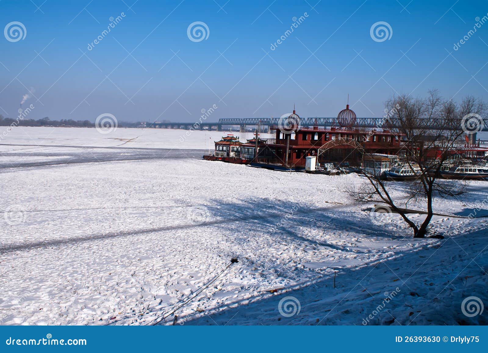 The Frozen Songhuajiang River Stock Photo - Image of snow, songhuajiang ...