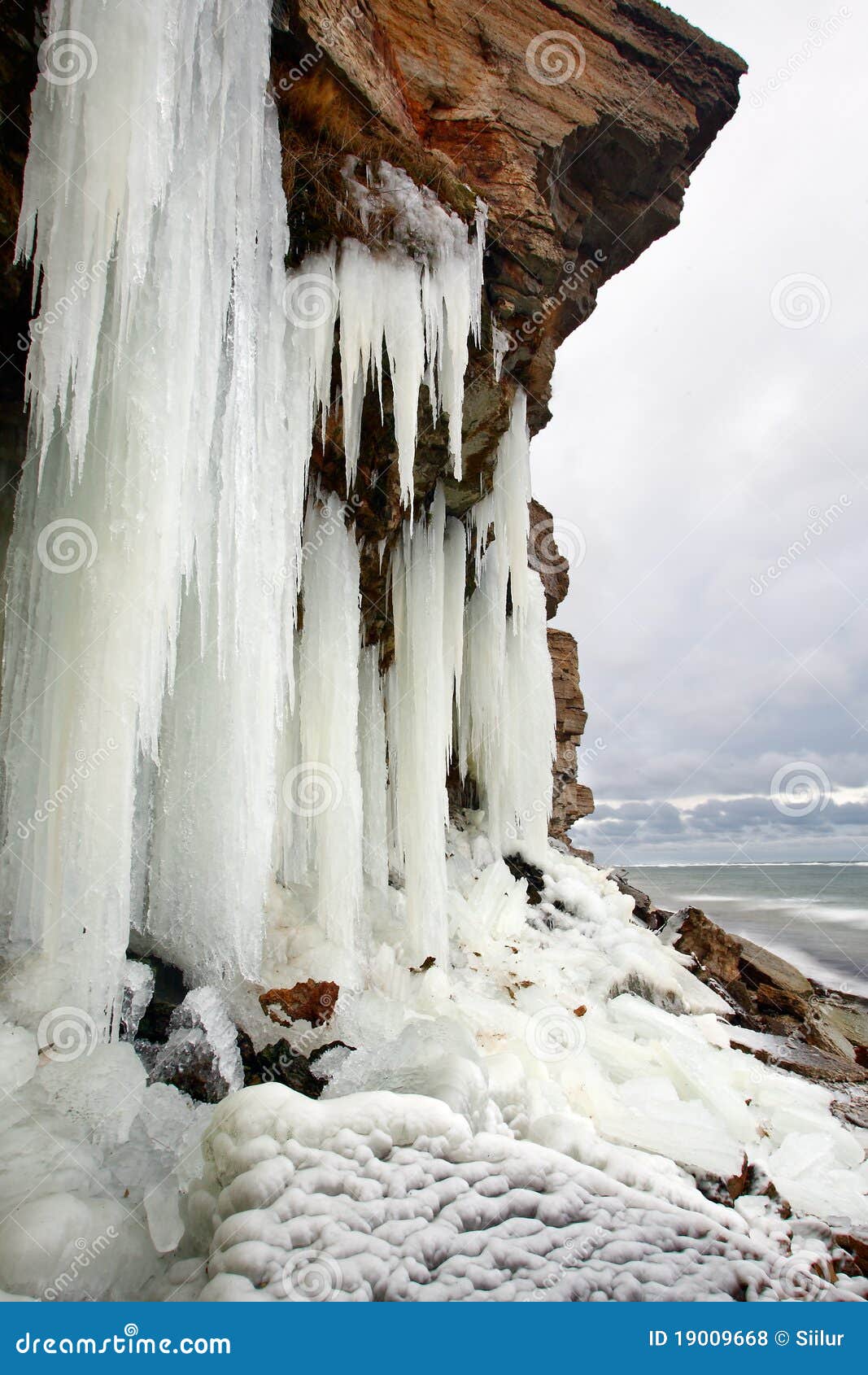 Frozen waterfall stock photo. Image of drip, hangs, drips - 19009668