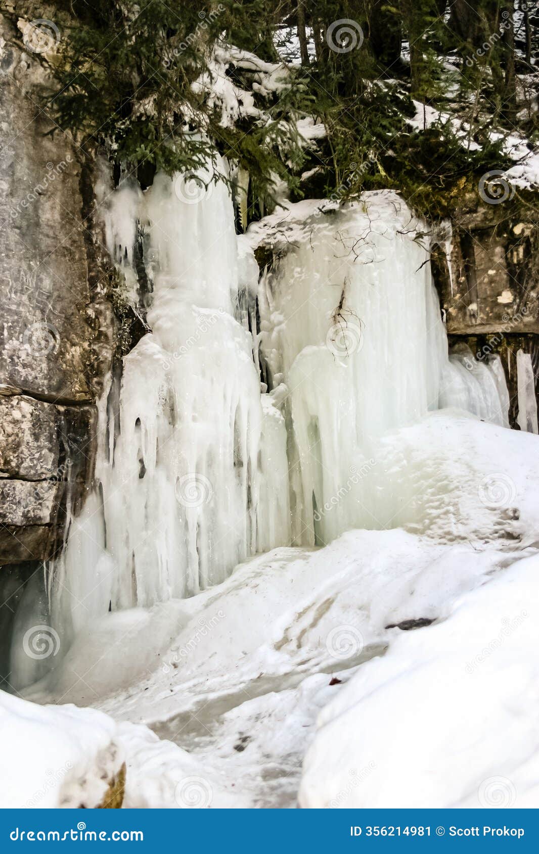 A Frozen Waterfall with Ice and Snow Stock Image - Image of winter ...