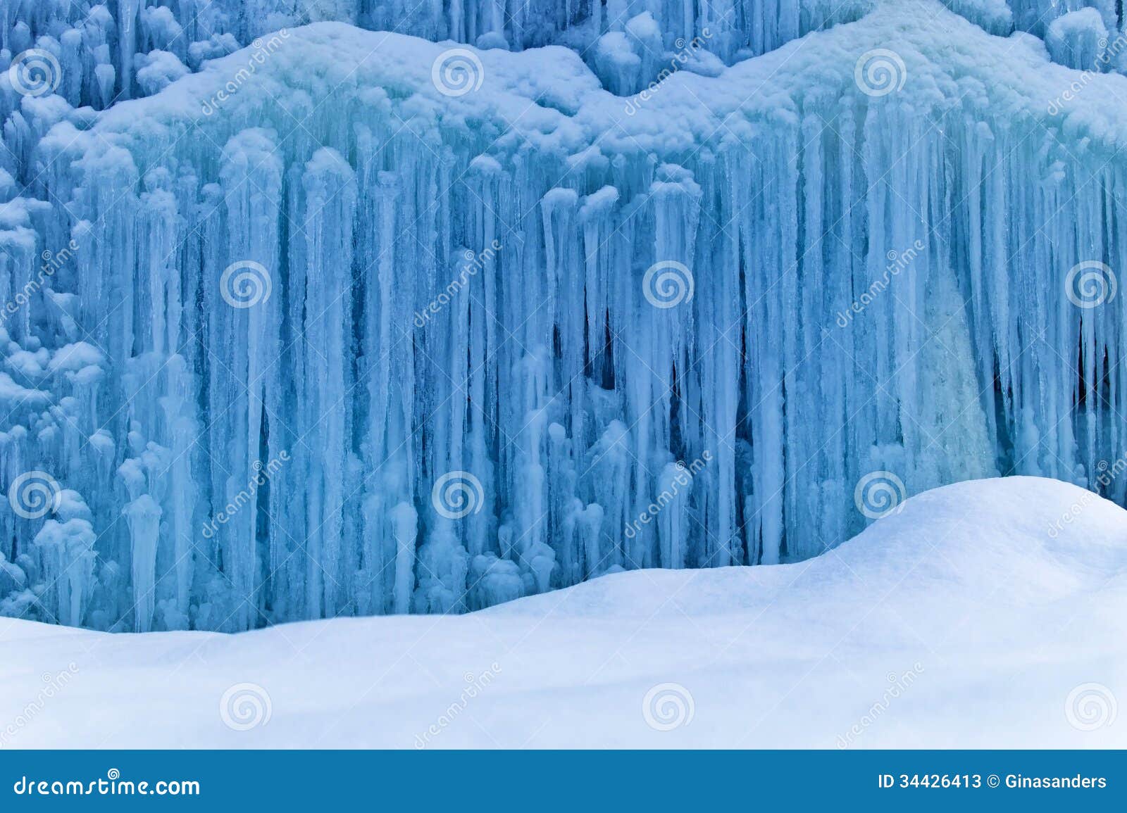 Frozen waterfall in winter stock image. Image of nice - 34426413