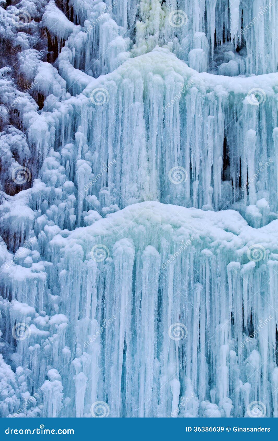 Frozen waterfall in winter stock image. Image of infinite - 36386639