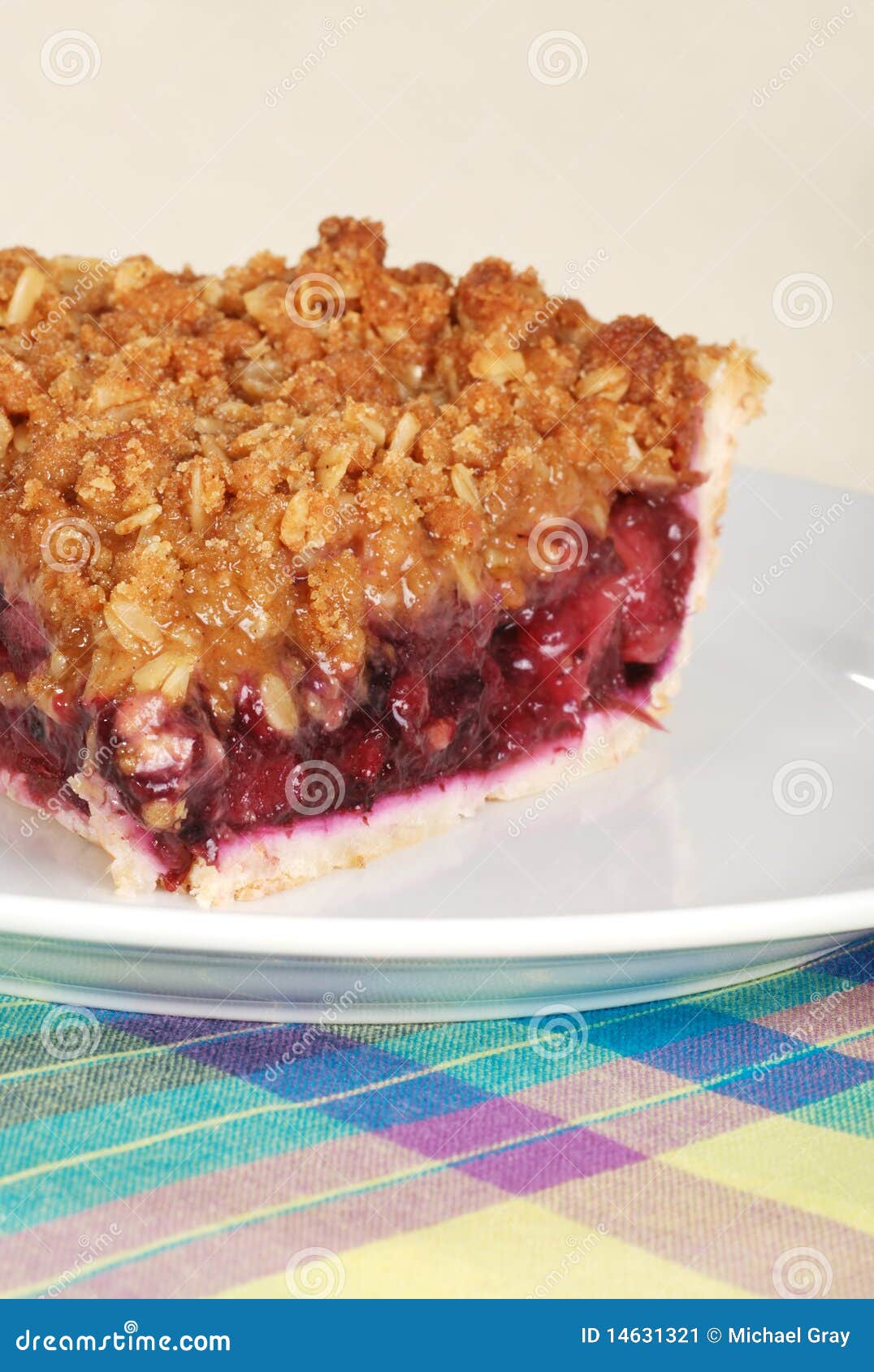 Fruit Berry Crumble Pie Slice Stock Image - Image of cooked, closeup ...