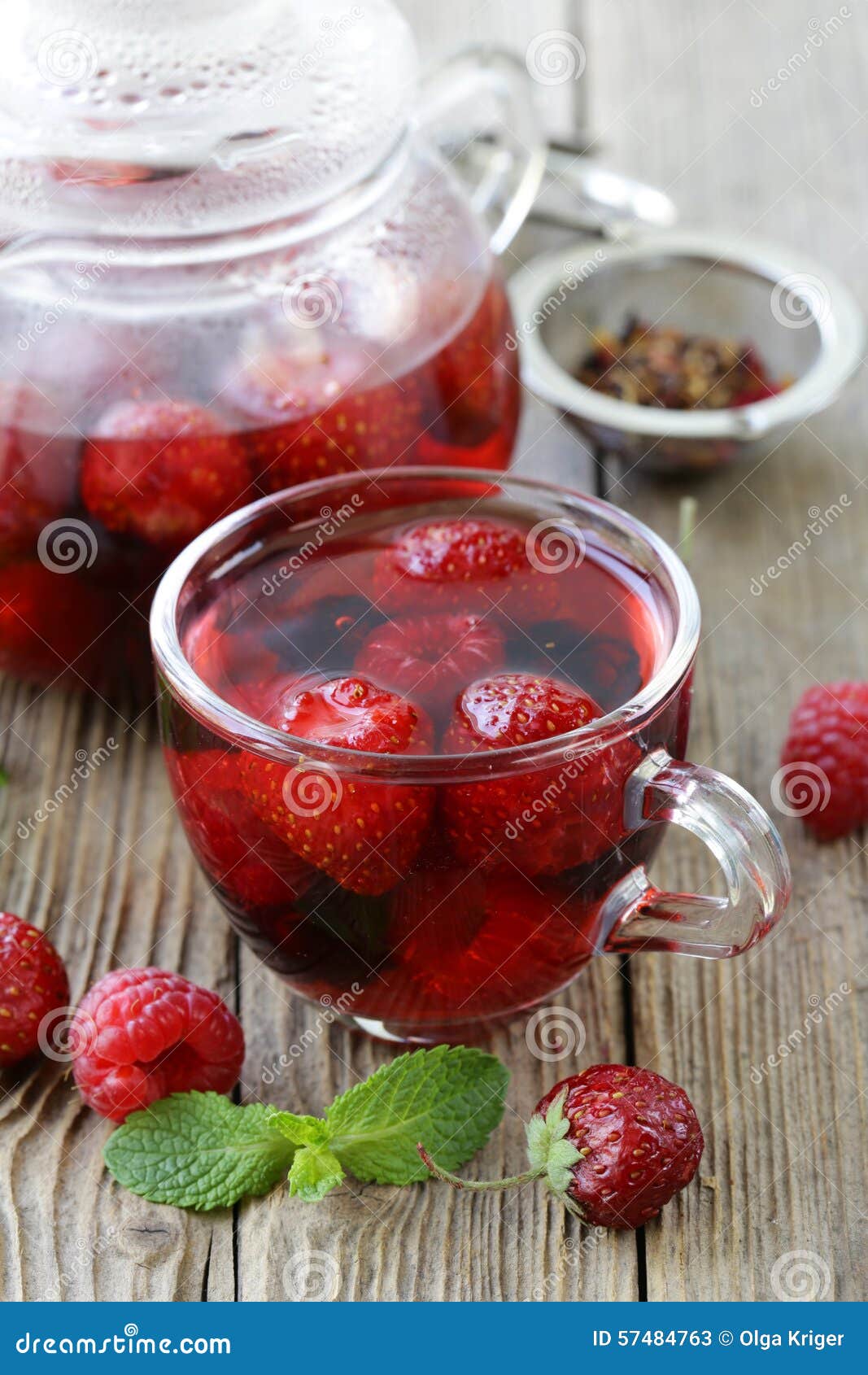 Fruit berry red tea stock image. Image of leaf, food - 57484763