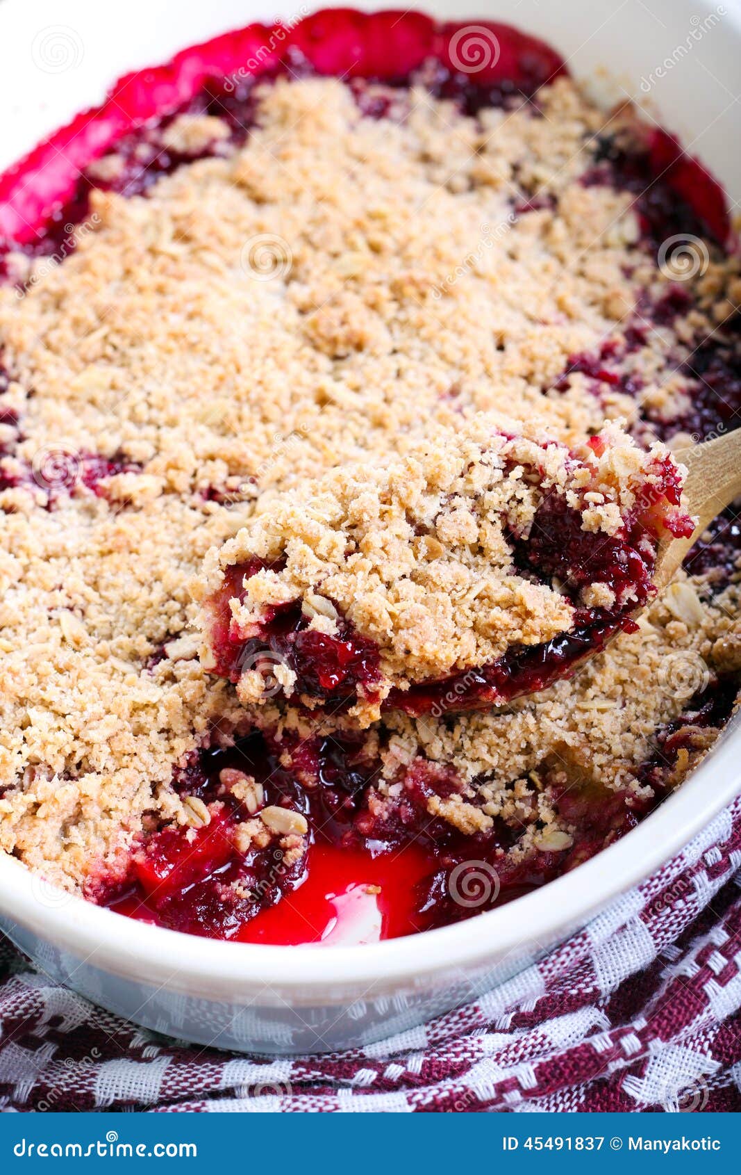 Fruit crumble cake stock image. Image of plums, treat - 45491837