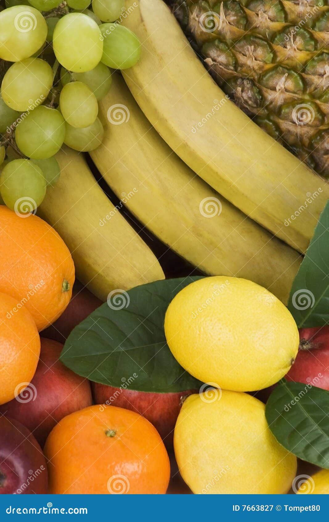 Fruit frais image stock. Image du sain, épicerie, gourmet - 7663827