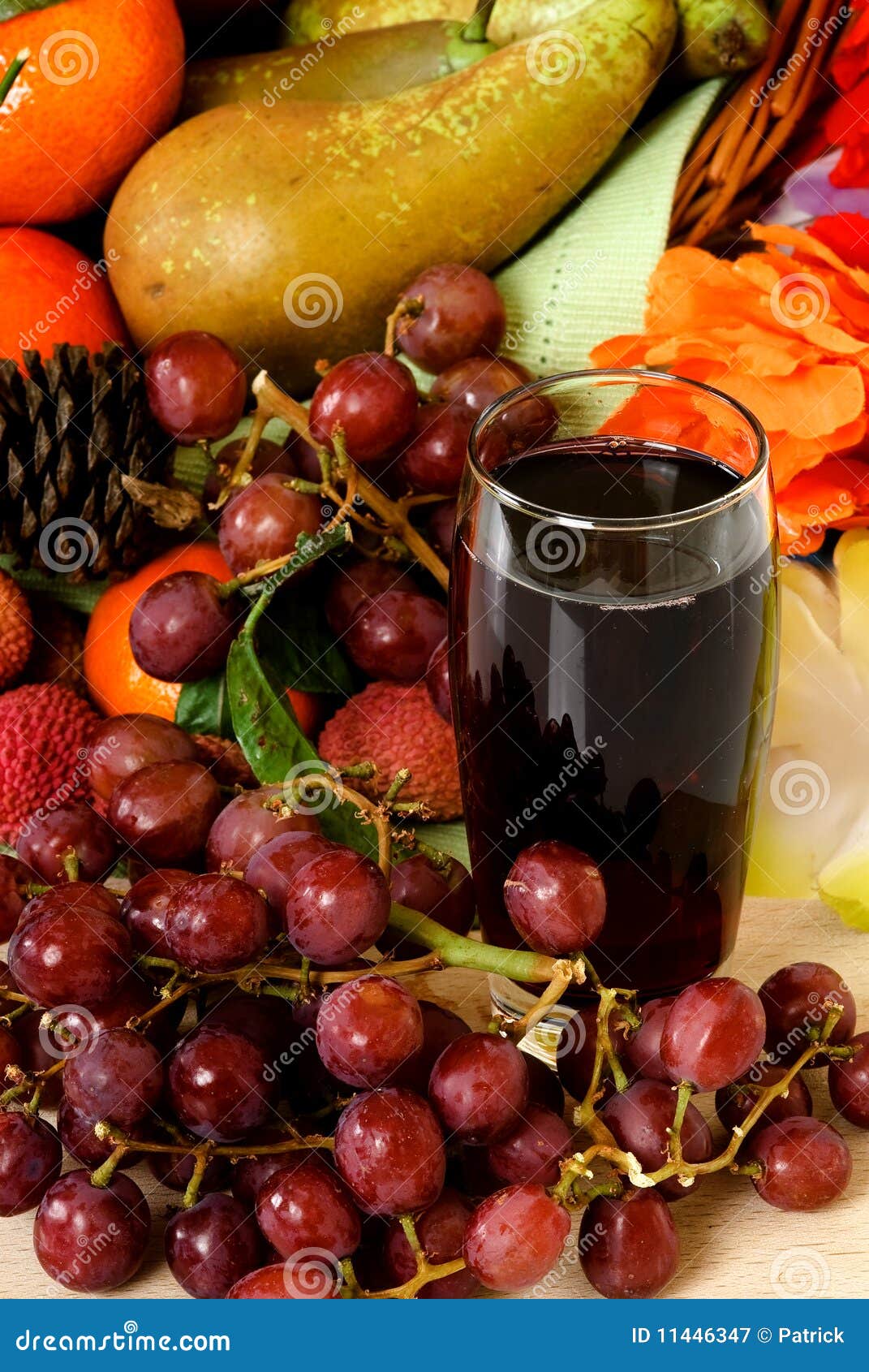 Fruit, Jus De Raisins Rouge Image stock - Image du tropical, blanc ...