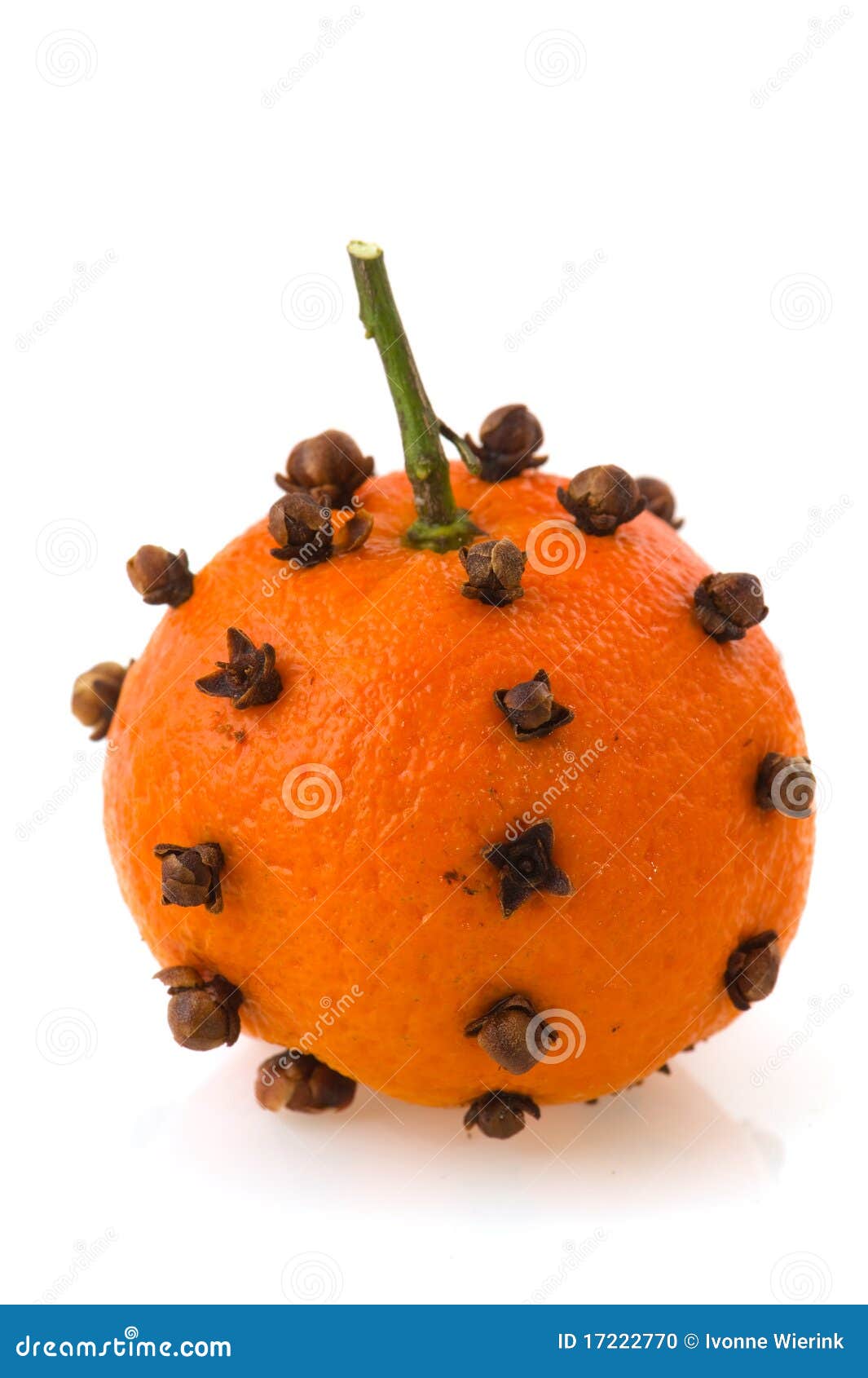 Fruit Orange Avec Des Clous De Girofle Photo stock - Image du parfumé ...