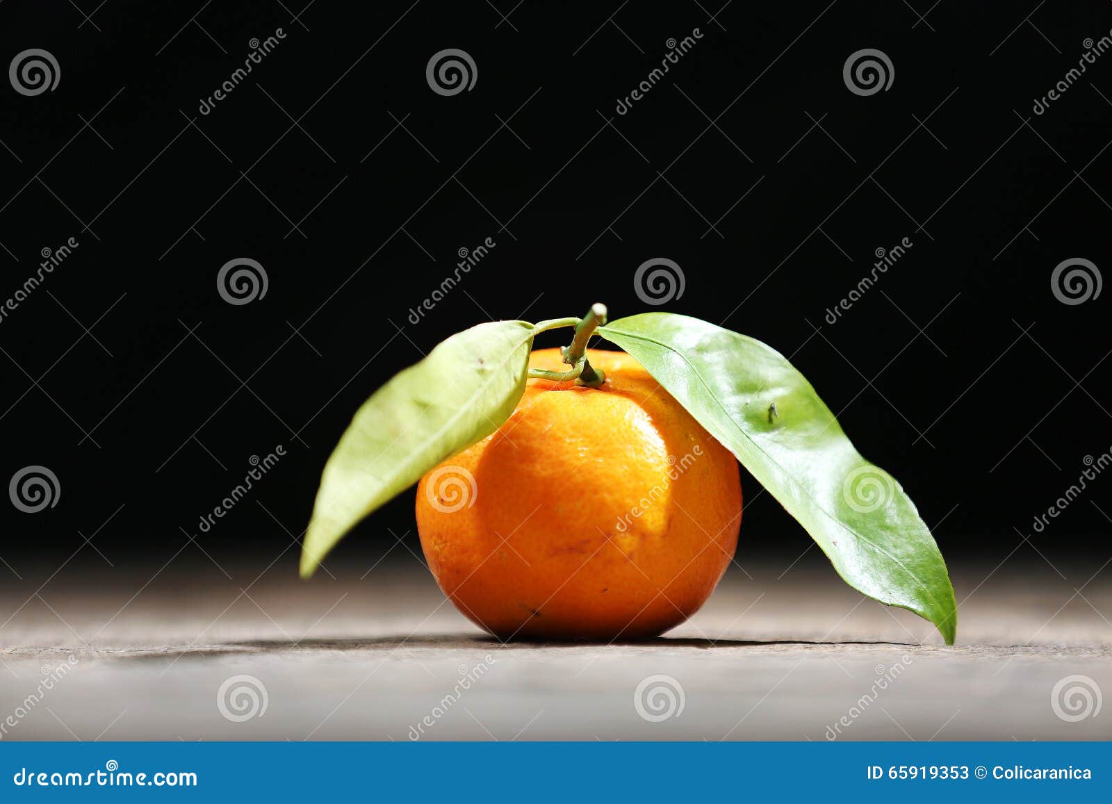 Fruit orange frais image stock. Image du fruits, fond - 65919353