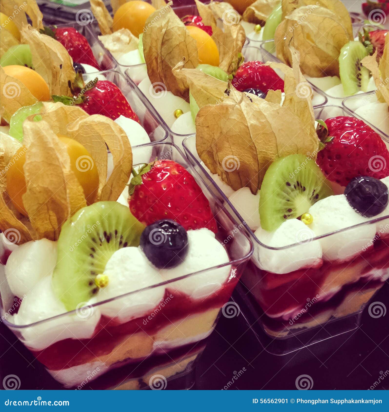 Fruit shortcake stock image. Image of decoration, cakes - 56562901