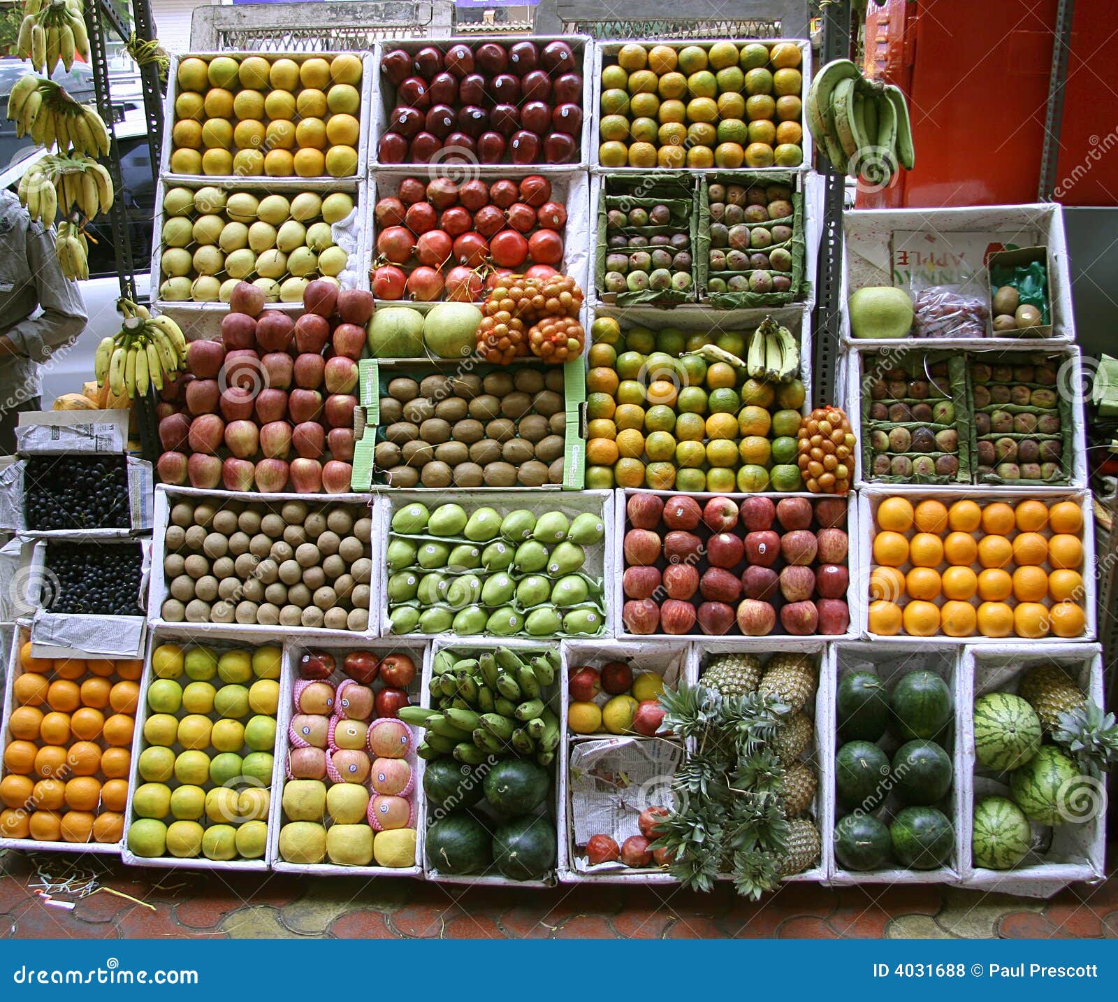 Fruit Stall on Footpath, Mumbai Stock Photo - Image of hawker, oranges ...
