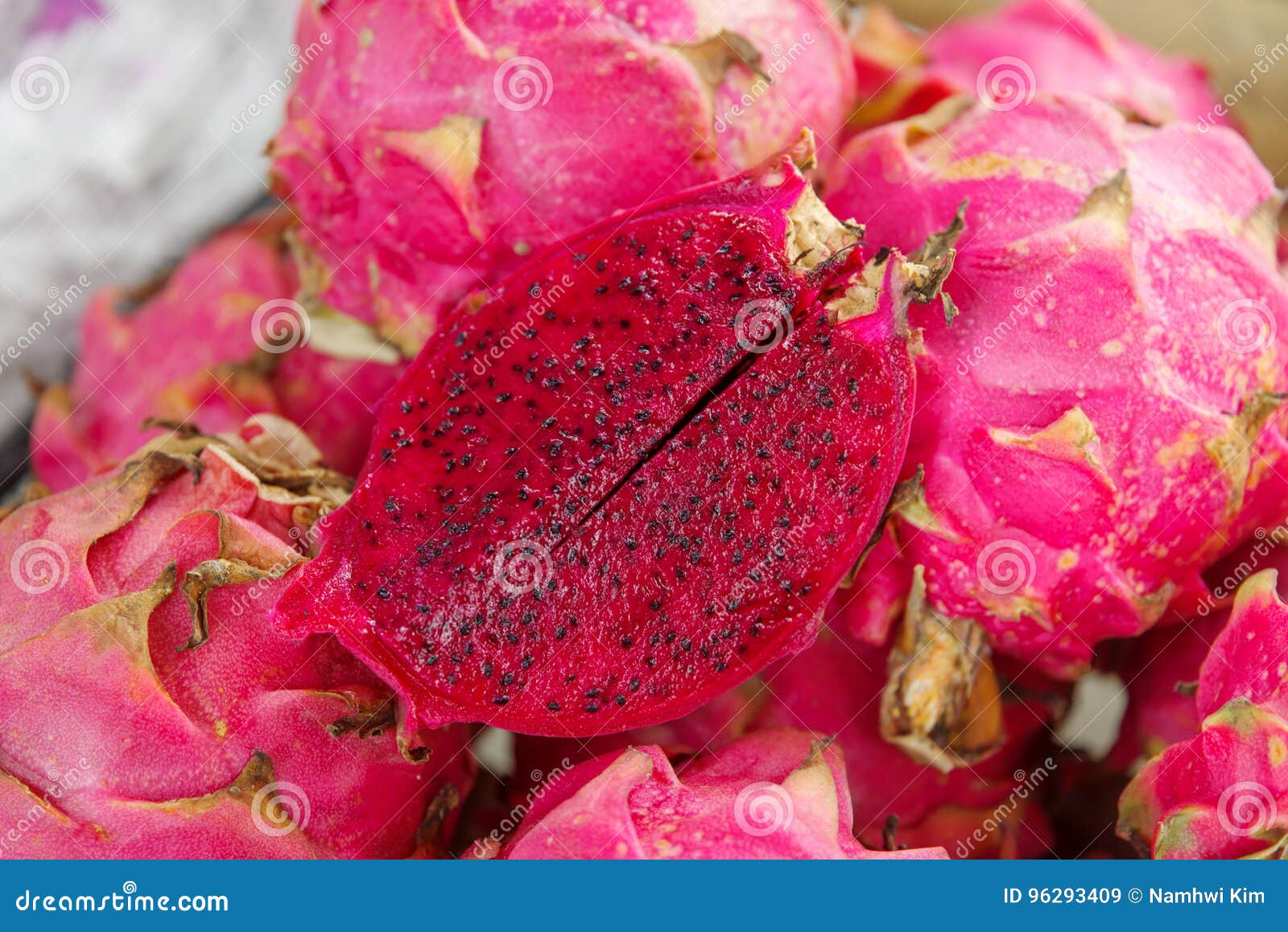 Fruit Tropical Pitaya& X28 ; Dragon Fruit Rouge Et X29 ; Image stock ...