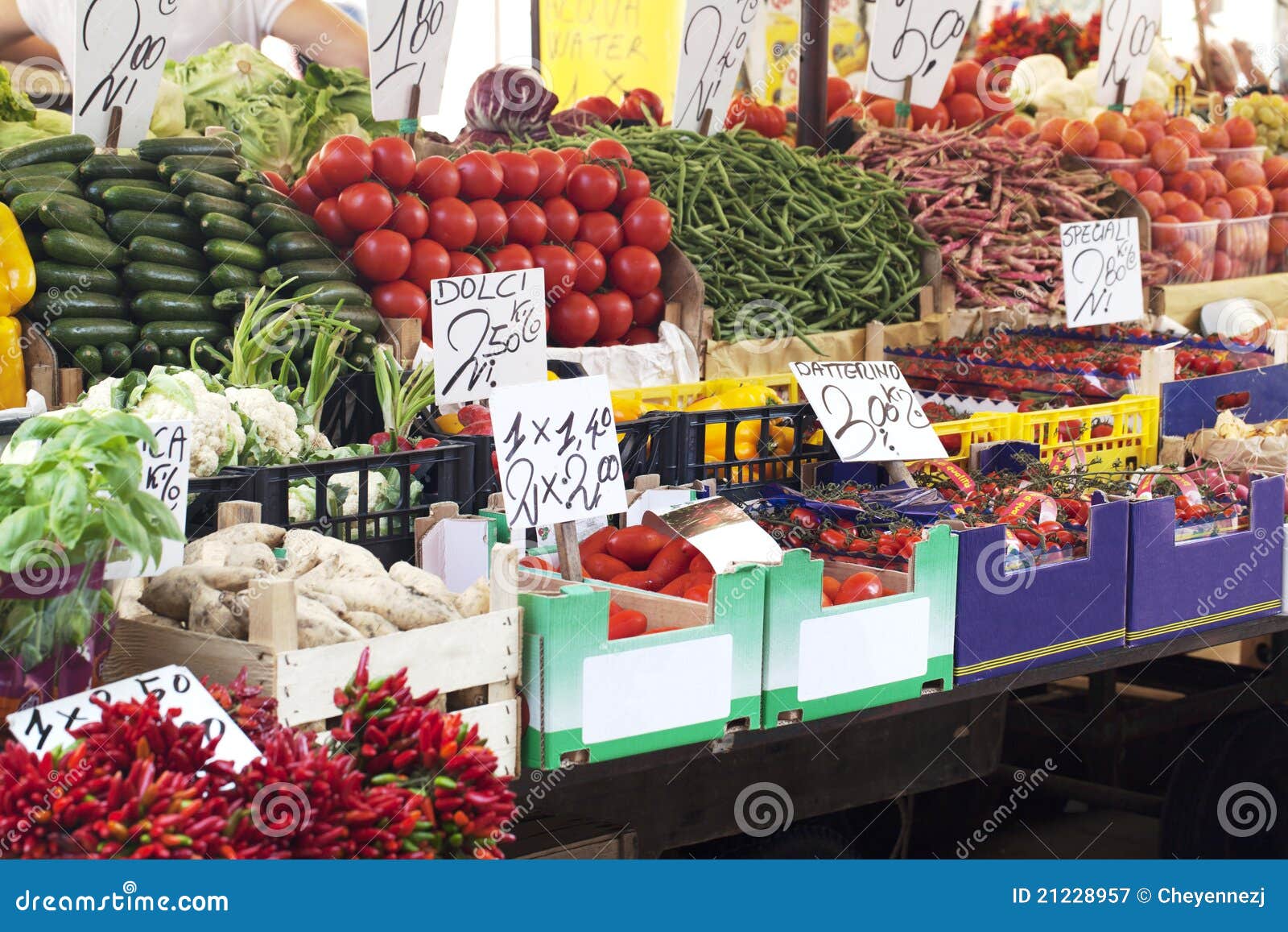 Vegetable Stall Royalty-Free Stock Photo | CartoonDealer.com #28682427