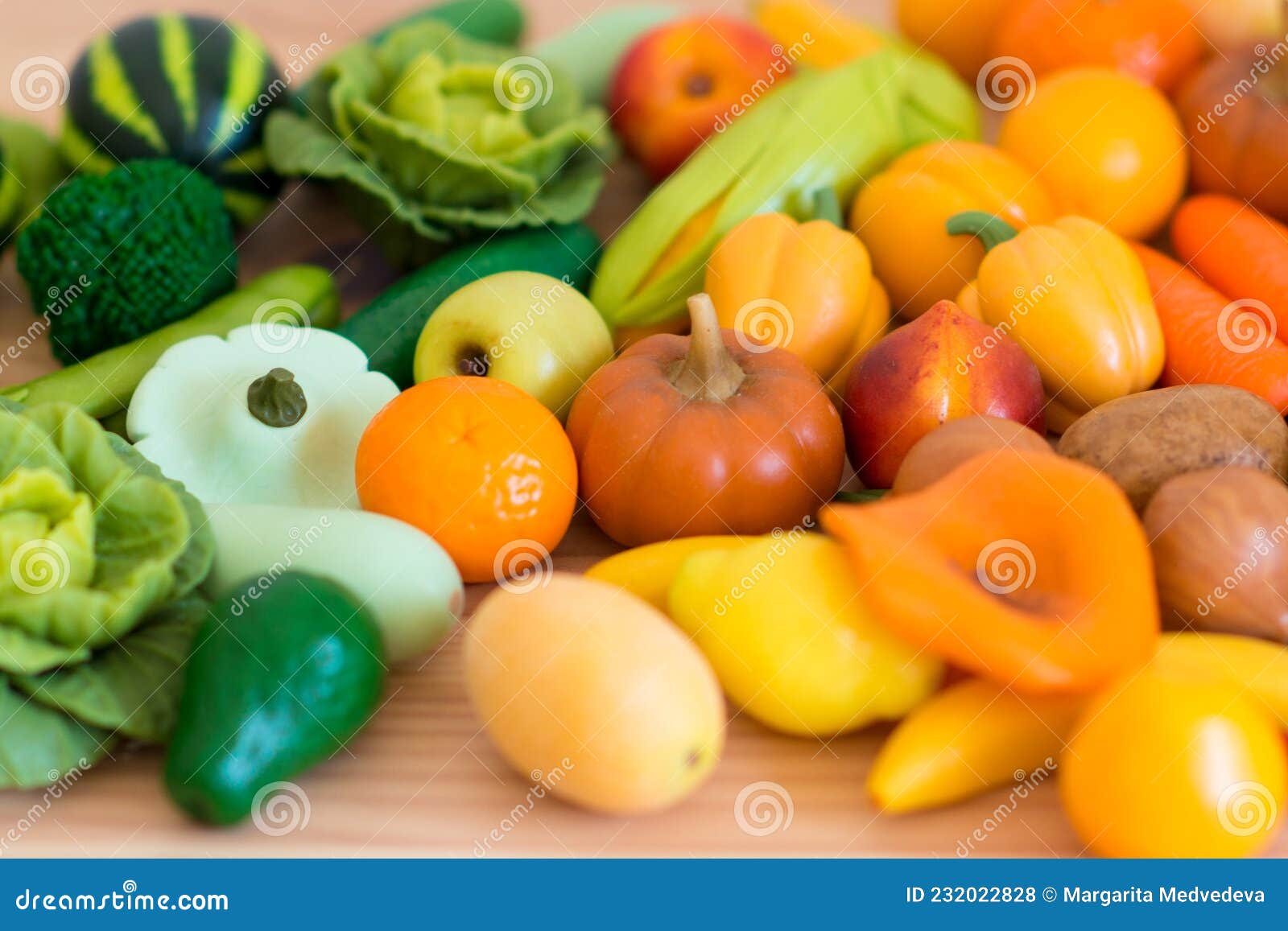 Fruit and Vegetables Arranged As a Rainbow Stock Photo - Image of vegan ...