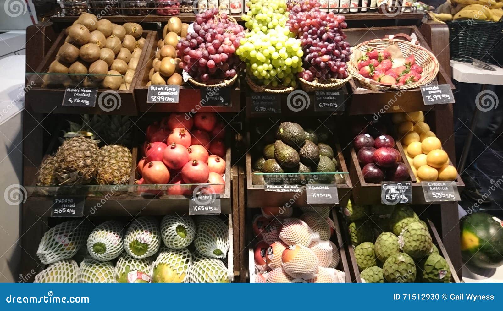 Fruit and vegetables editorial image. Image of tapas - 71512930