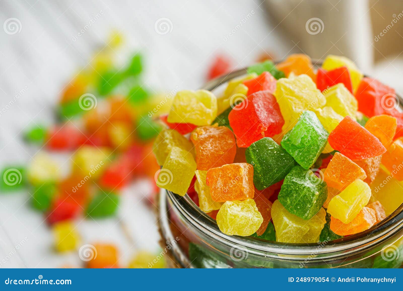 Fruits Confits De Couleur Sur Fond Blanc Photo stock - Image of vert ...