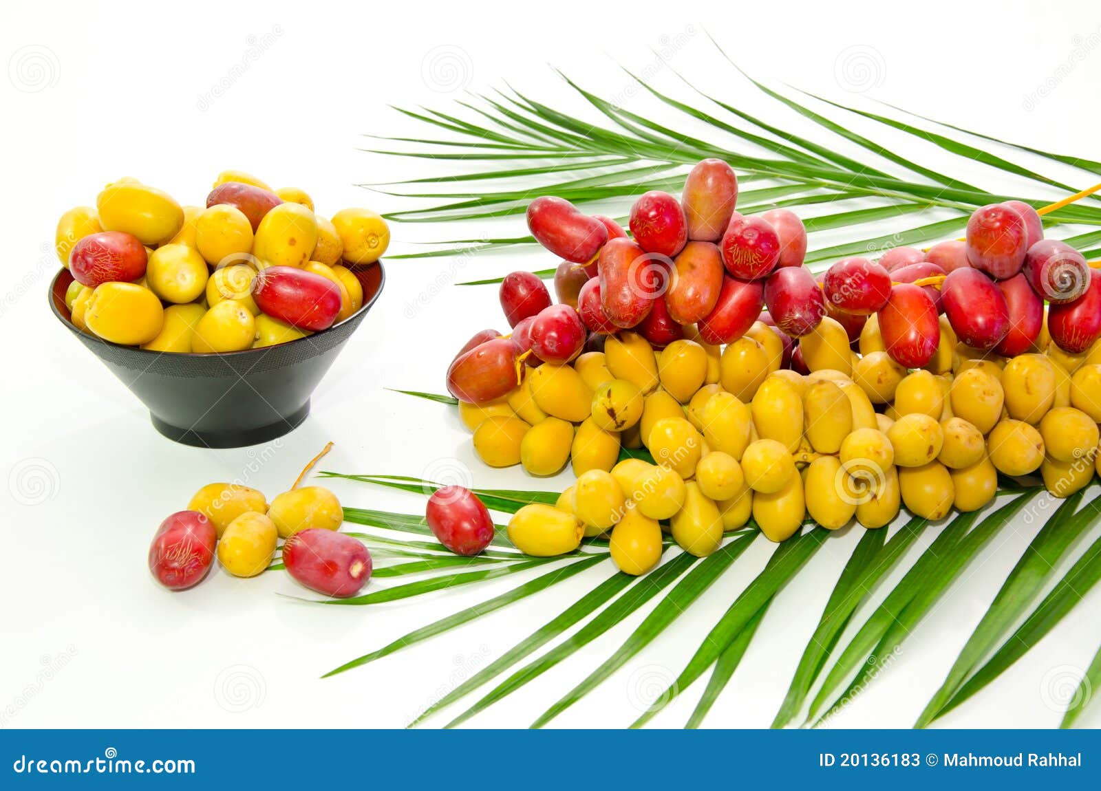 Fruits frais de datte image stock. Image du dattes, datte - 20136183