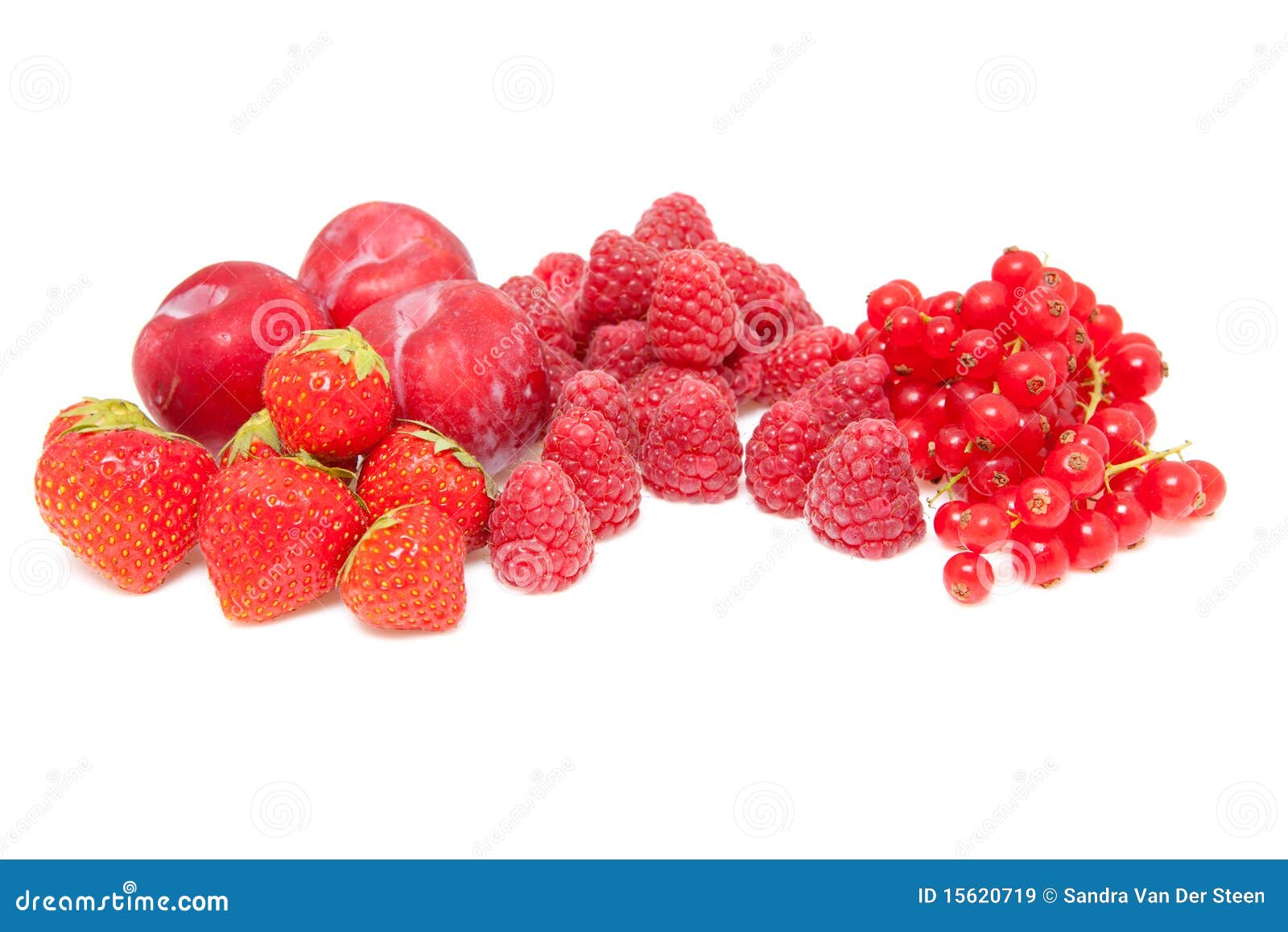 Fruits rouges frais image stock. Image du été, isolement - 15620719