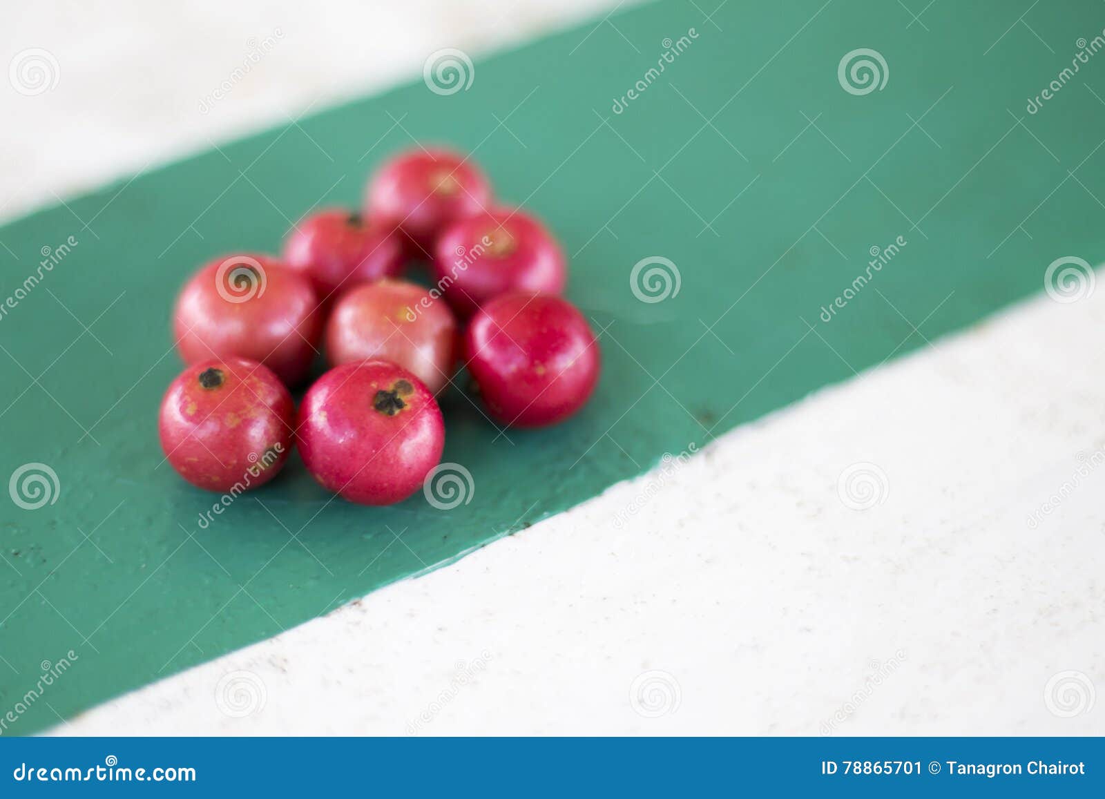 Fruits Rouges Sur Les Conseils Image stock - Image du vitamine, groupe ...