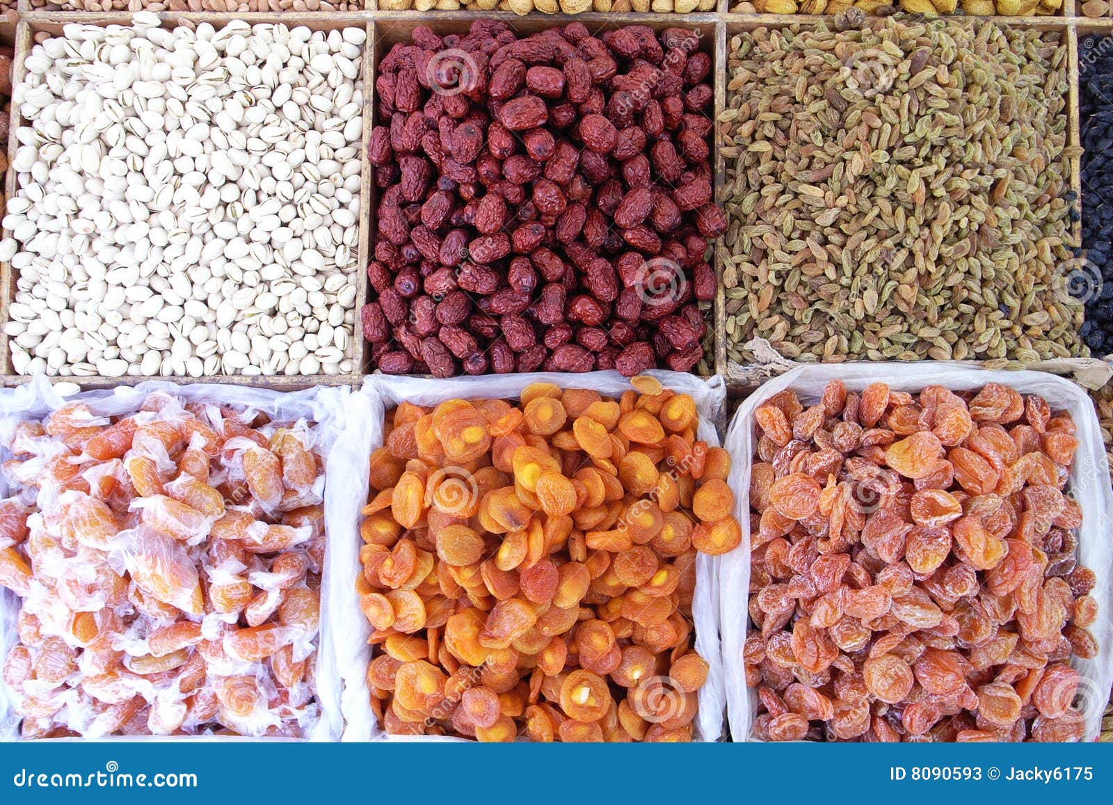 Fruits secs image stock. Image du trellis, fond, coloré - 8090593