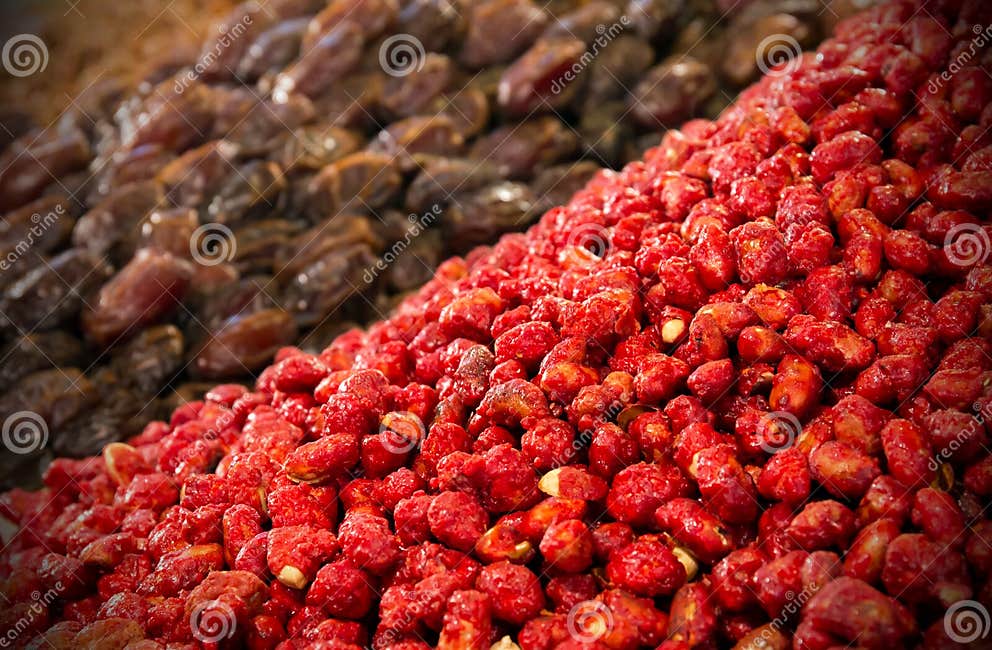 Fruits secs au Maroc image stock. Image du datte, assortiment - 46520977
