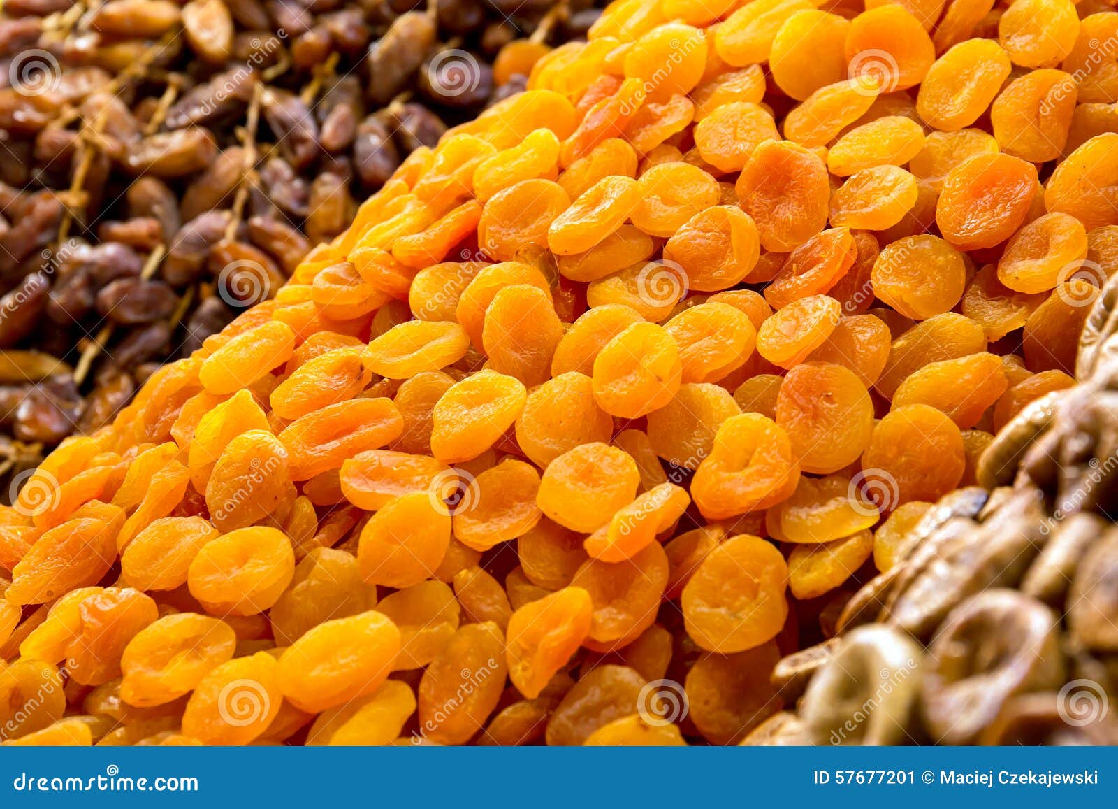 Fruits secs au Maroc image stock. Image du africain, coloré - 57677201