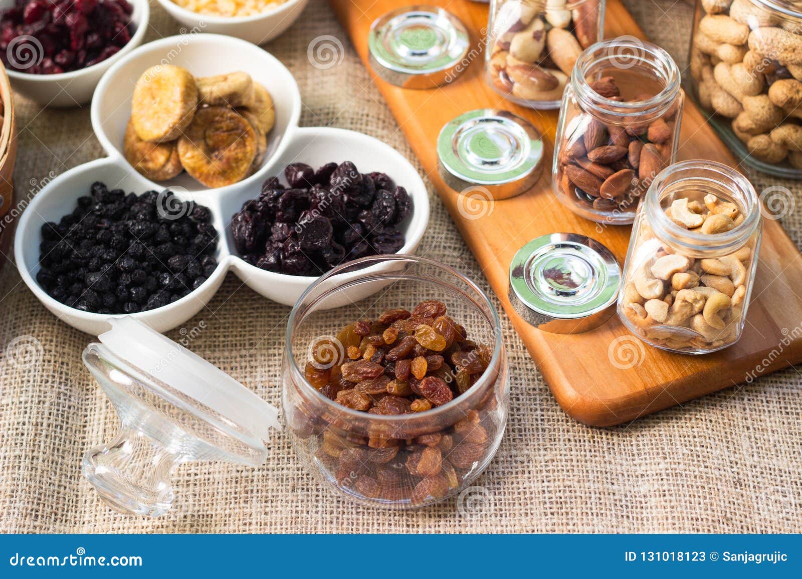 Fruits Secs Sains Et Fruits De Noix Image stock - Image du coloré ...