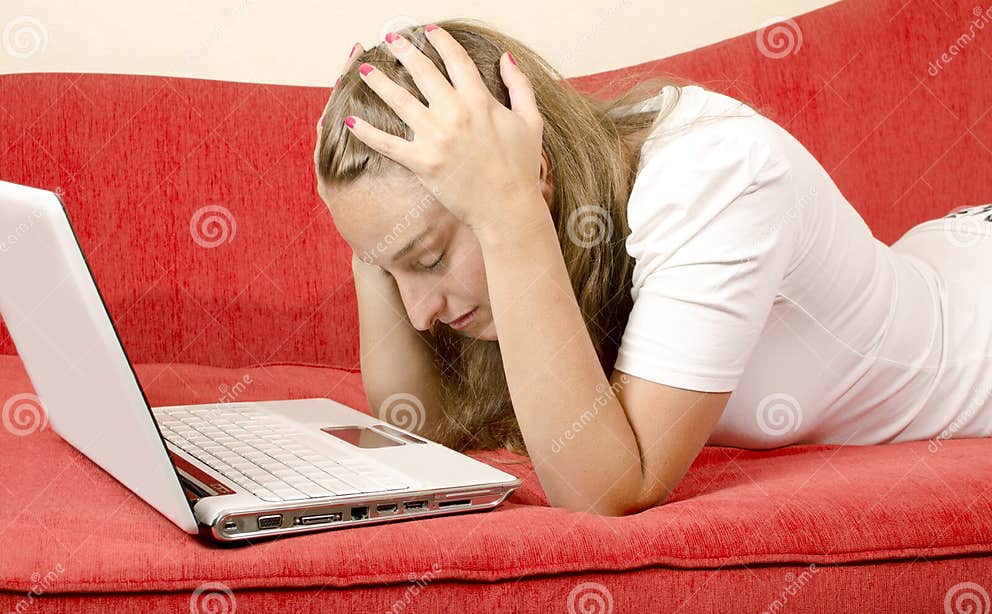 Frustrado con tecnología imagen de archivo. Imagen de vector - 24451555