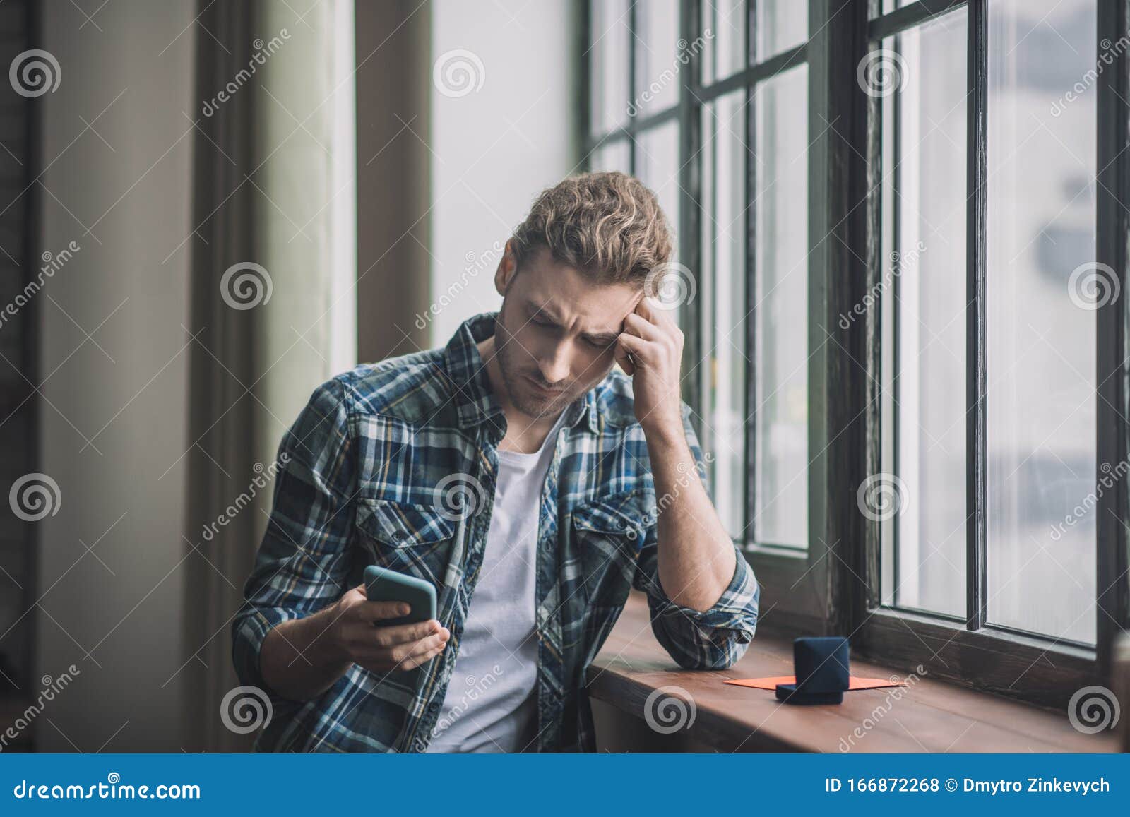 Frustrated Man Texting His Girlfriend before Making a Proposal Stock ...