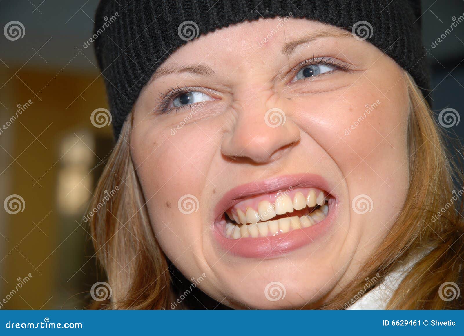 Frustrierte Frau stockbild. Bild von kreischen, betont - 6629461