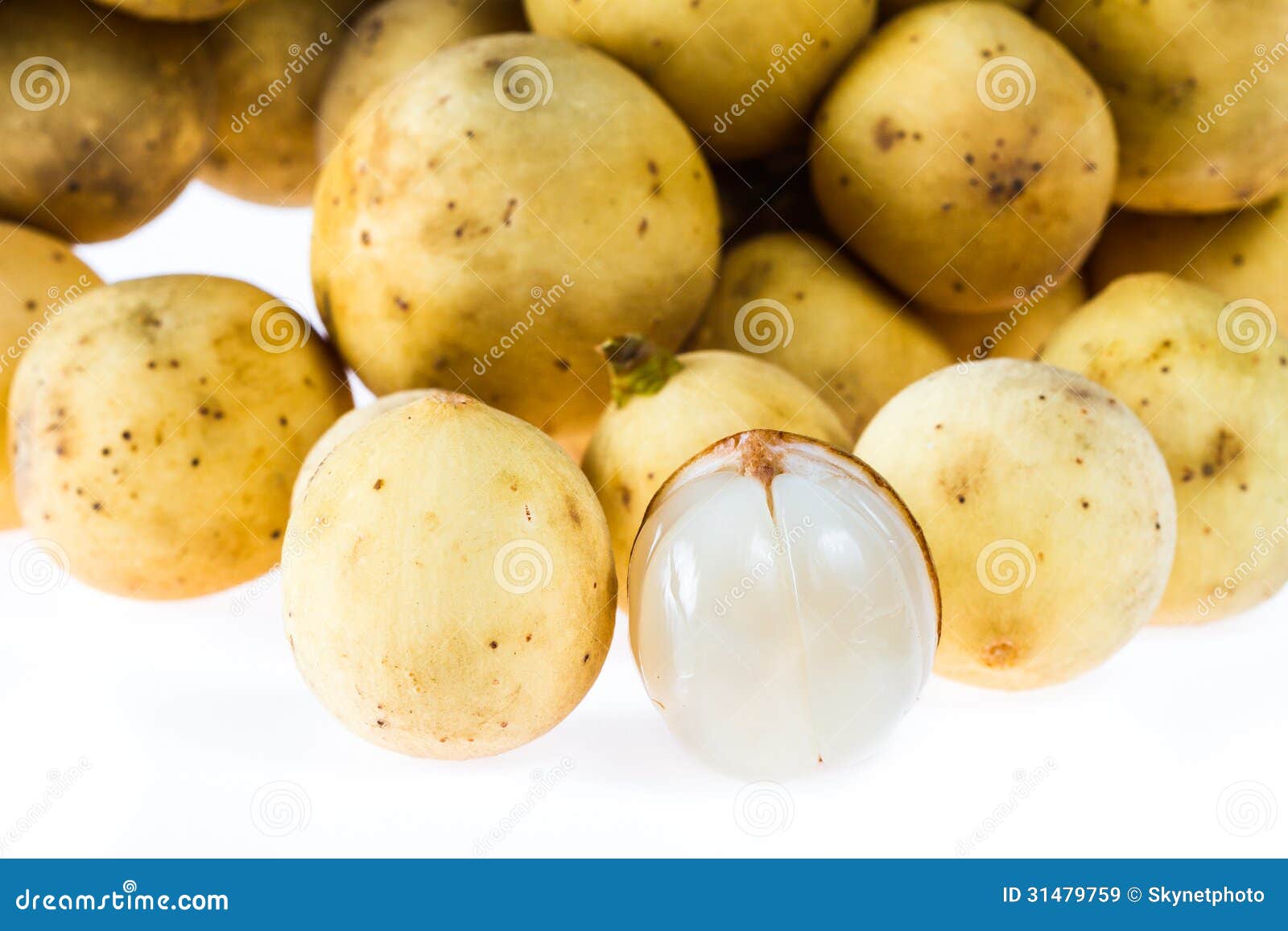 Fruta Aislada Del Domesticum De Lansium Imagen de archivo - Imagen de ...