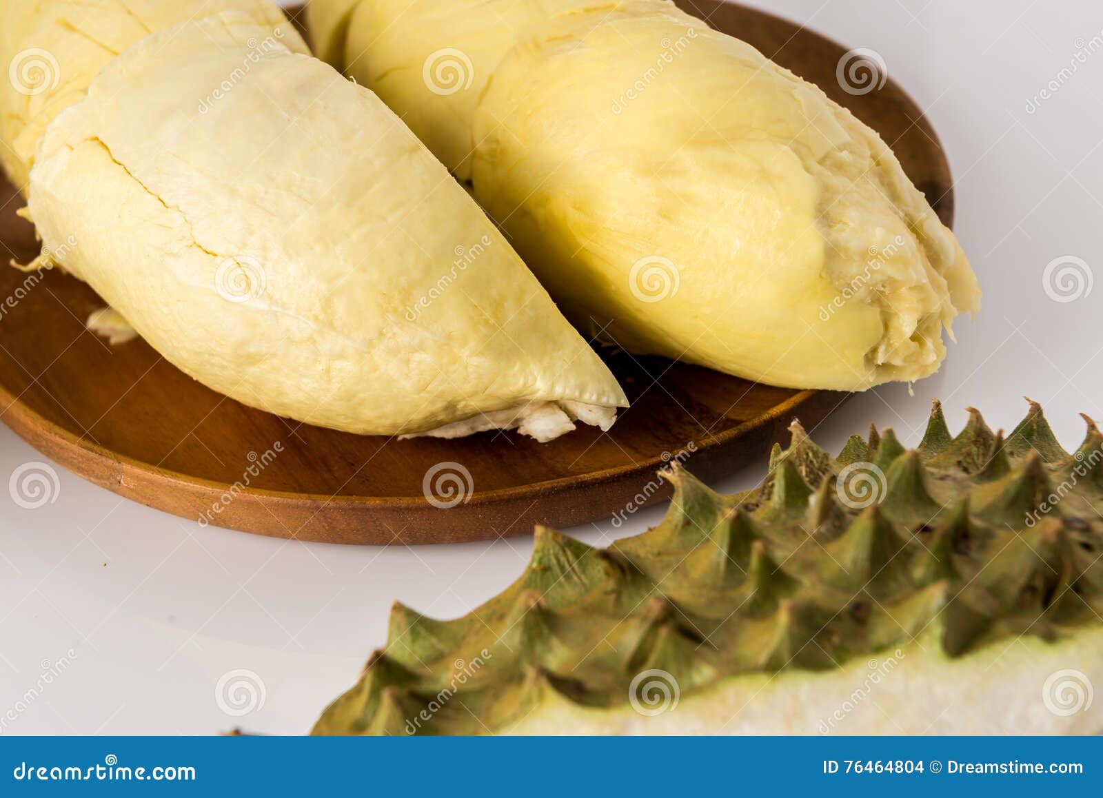 Fruta De Durain En El Fondo Blanco Foto de archivo - Imagen de dulce ...