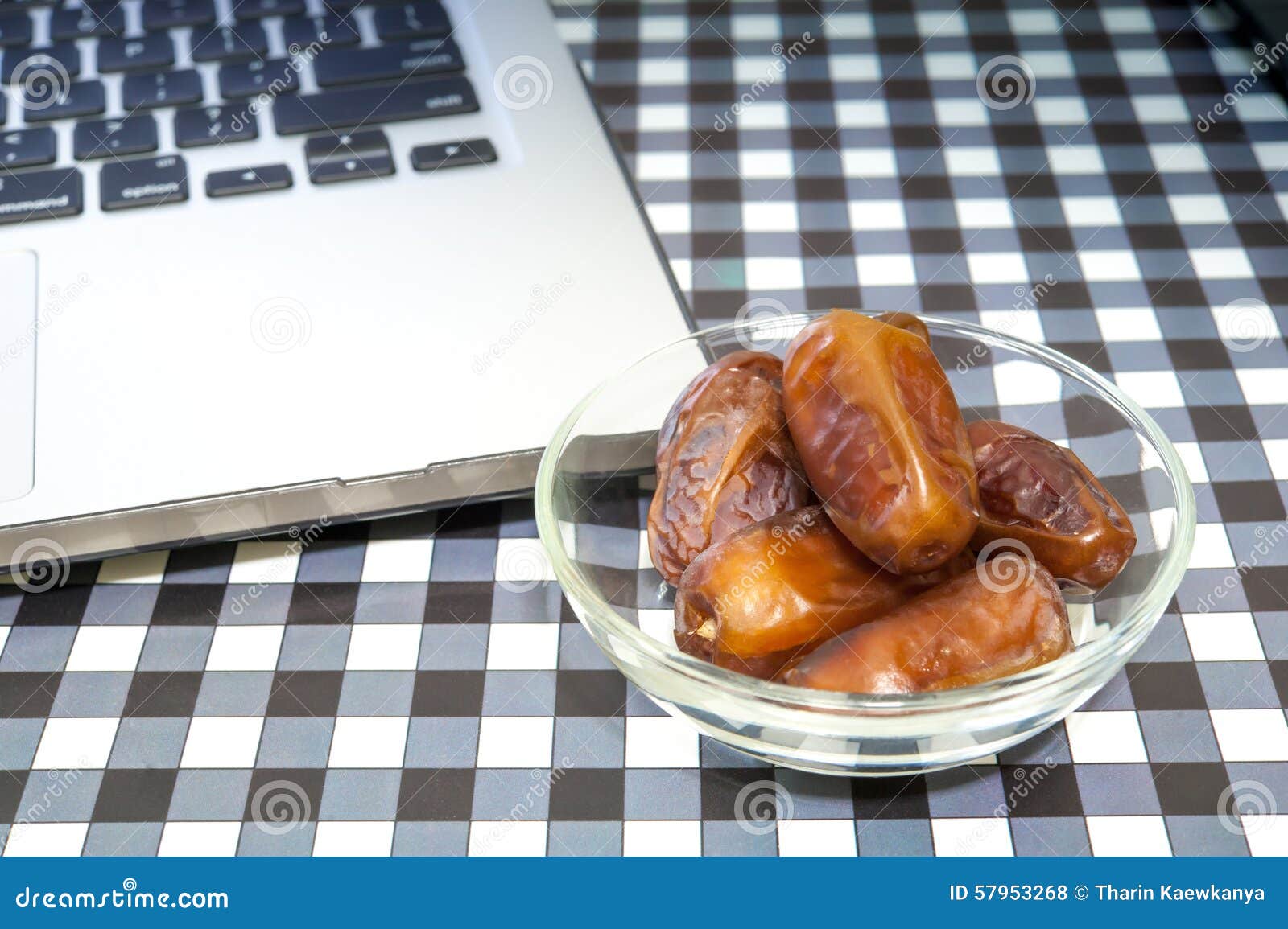 Fruta de las fechas foto de archivo. Imagen de tropical - 57953268