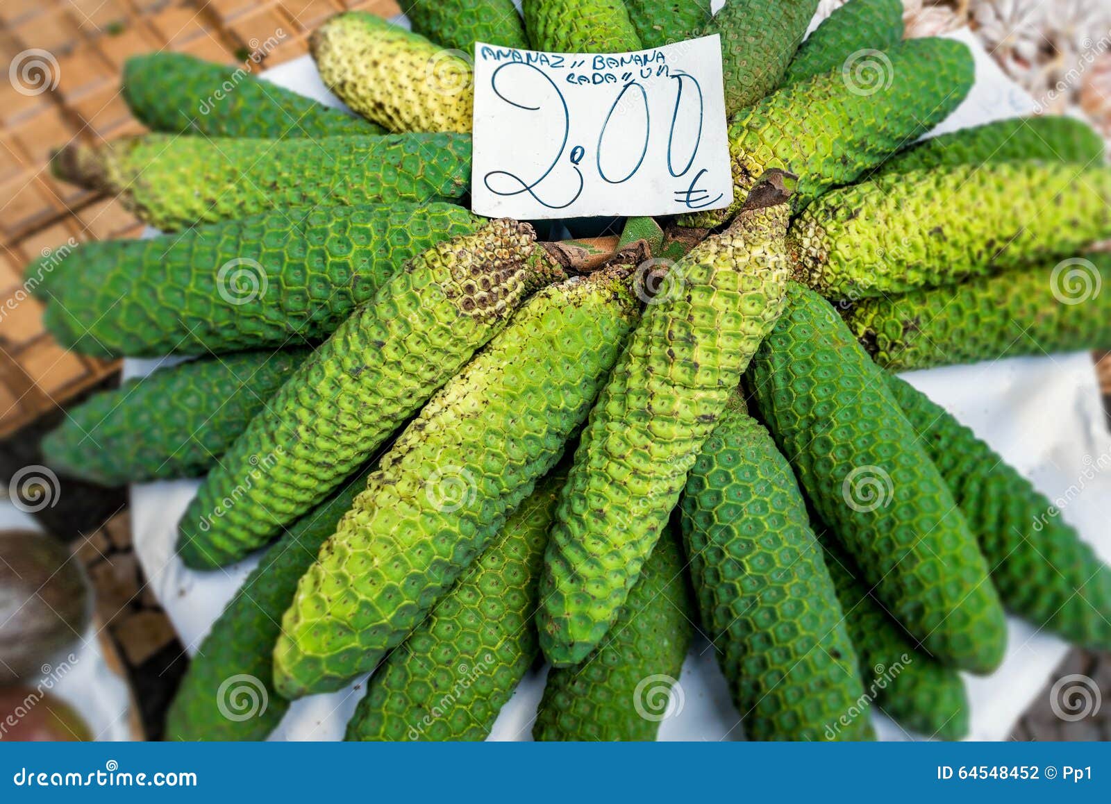 Fruta De Monstera En Un Mercado Foto de archivo - Imagen de delicioso ...