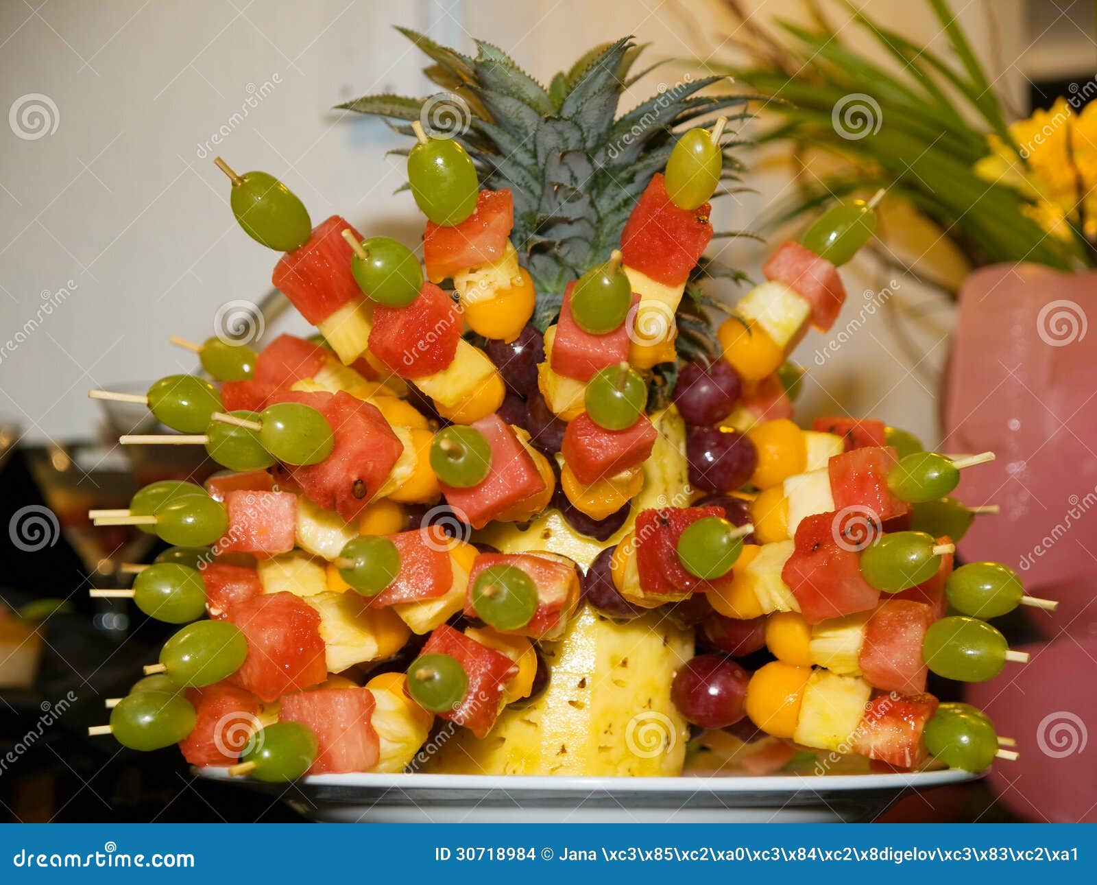 Fruta Preparada Para El Partido Foto de archivo - Imagen de fruta, sano ...