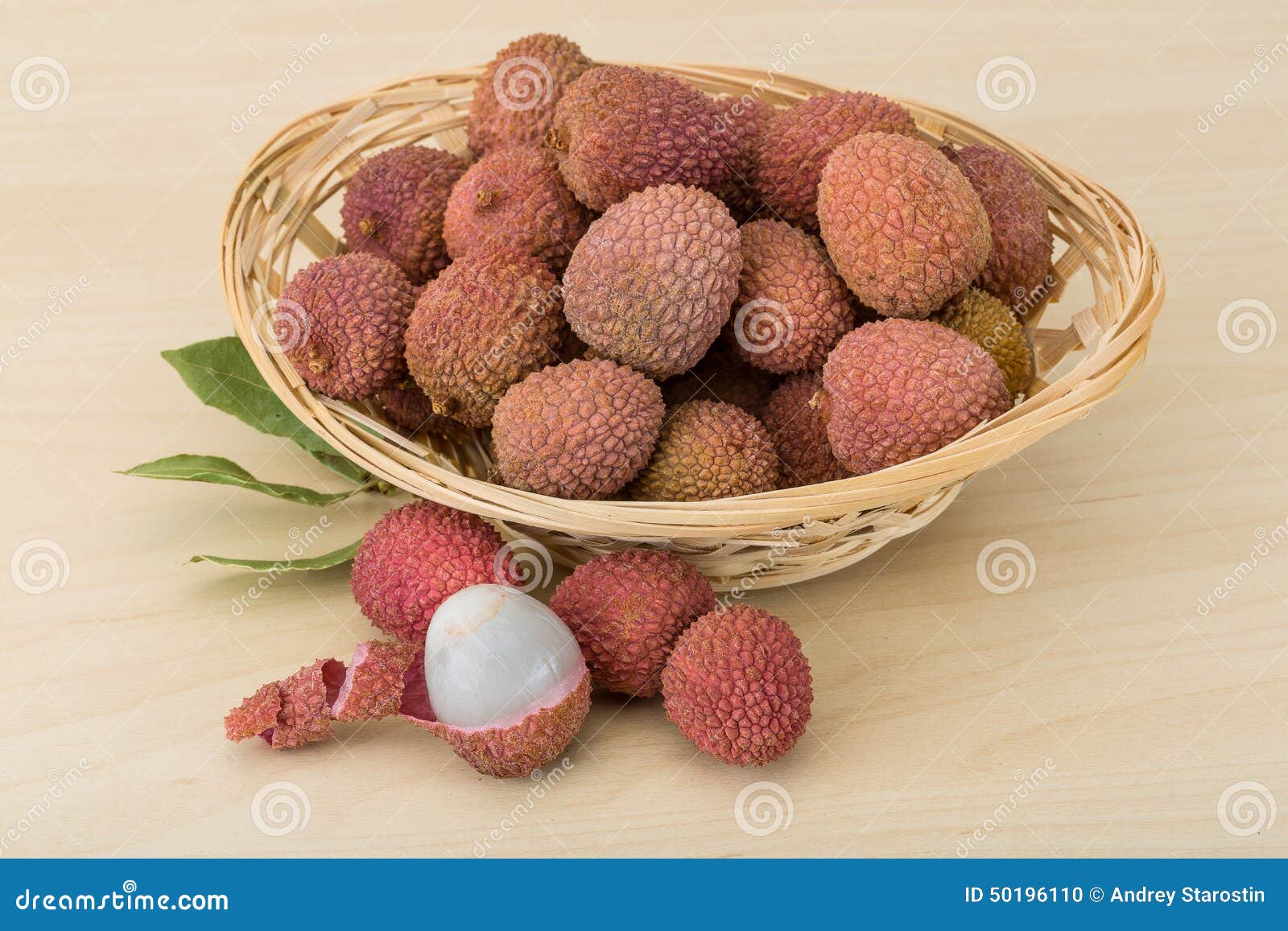 Fruta tropical - Lychee foto de stock. Imagem de chinês - 50196110