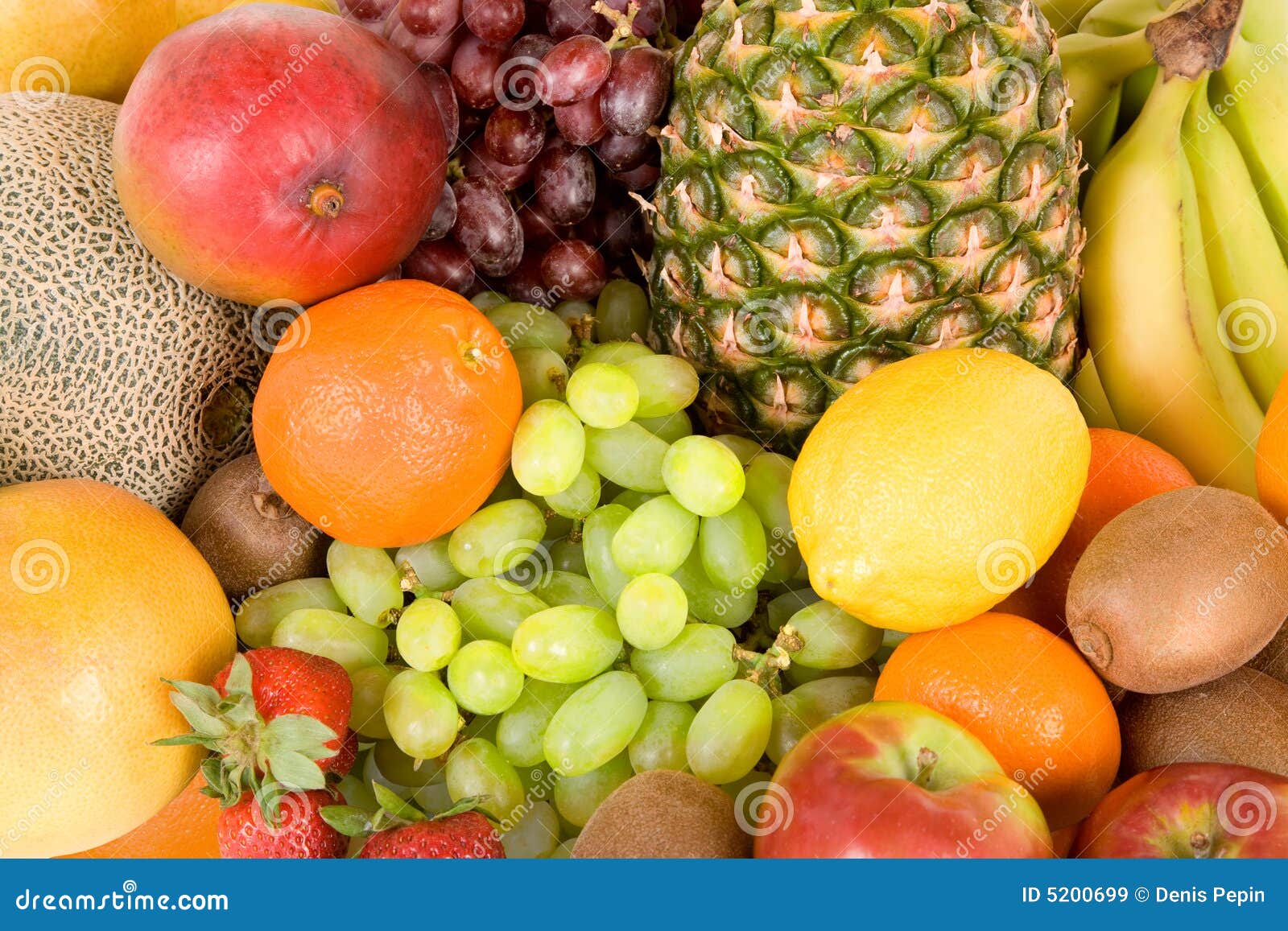 Frutas coloridas imagem de stock. Imagem de abacaxi, morangos - 5200699