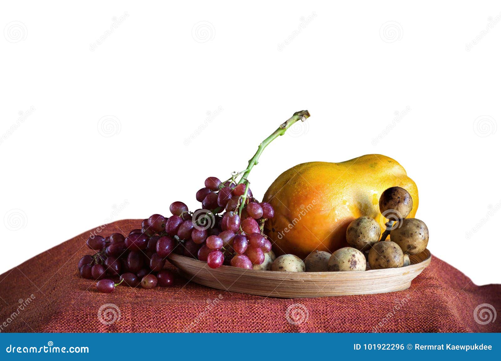 Frutas con un fondo blanco foto de archivo. Imagen de postre - 101922296