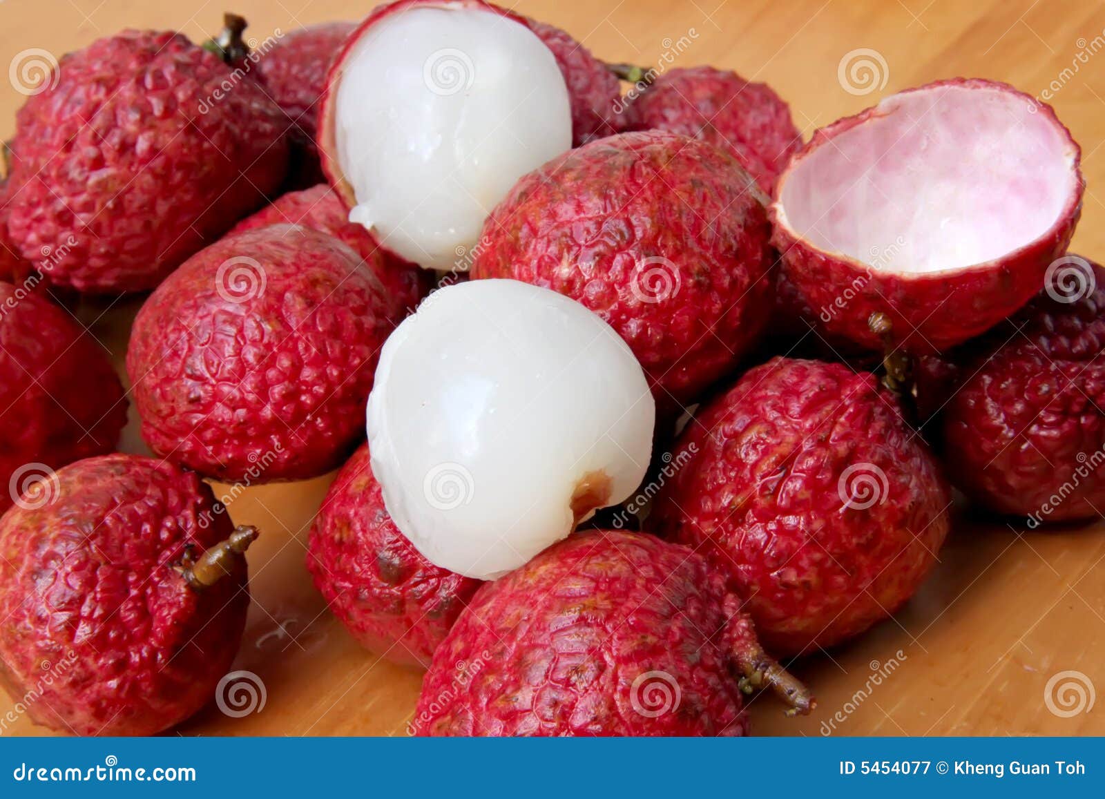 Frutas de Lychee imagen de archivo. Imagen de entero, fresco - 5454077