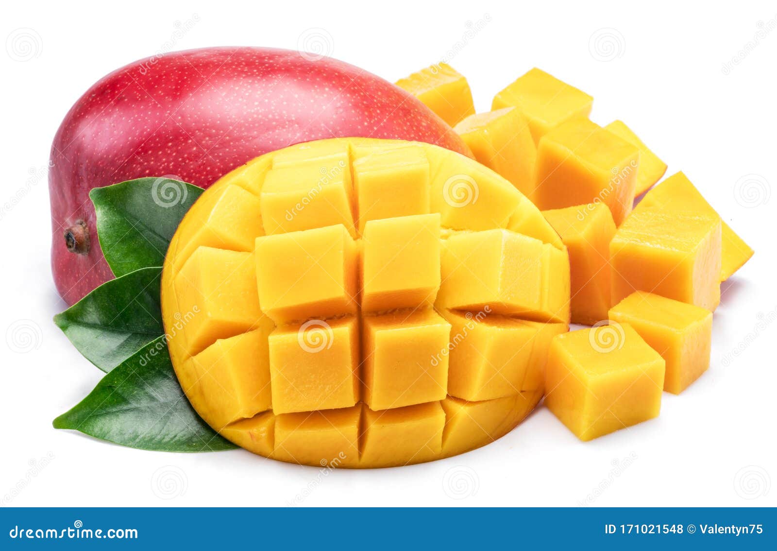 Frutas De Manga Com Cubos De Manga Isolado Sobre Fundo Branco Foto de ...