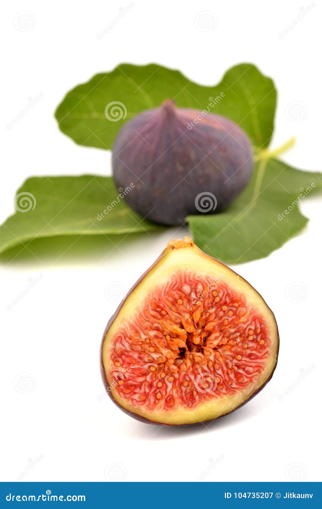 Frutas Del Higo Con La Hoja, En Blanco Imagen de archivo - Imagen de ...